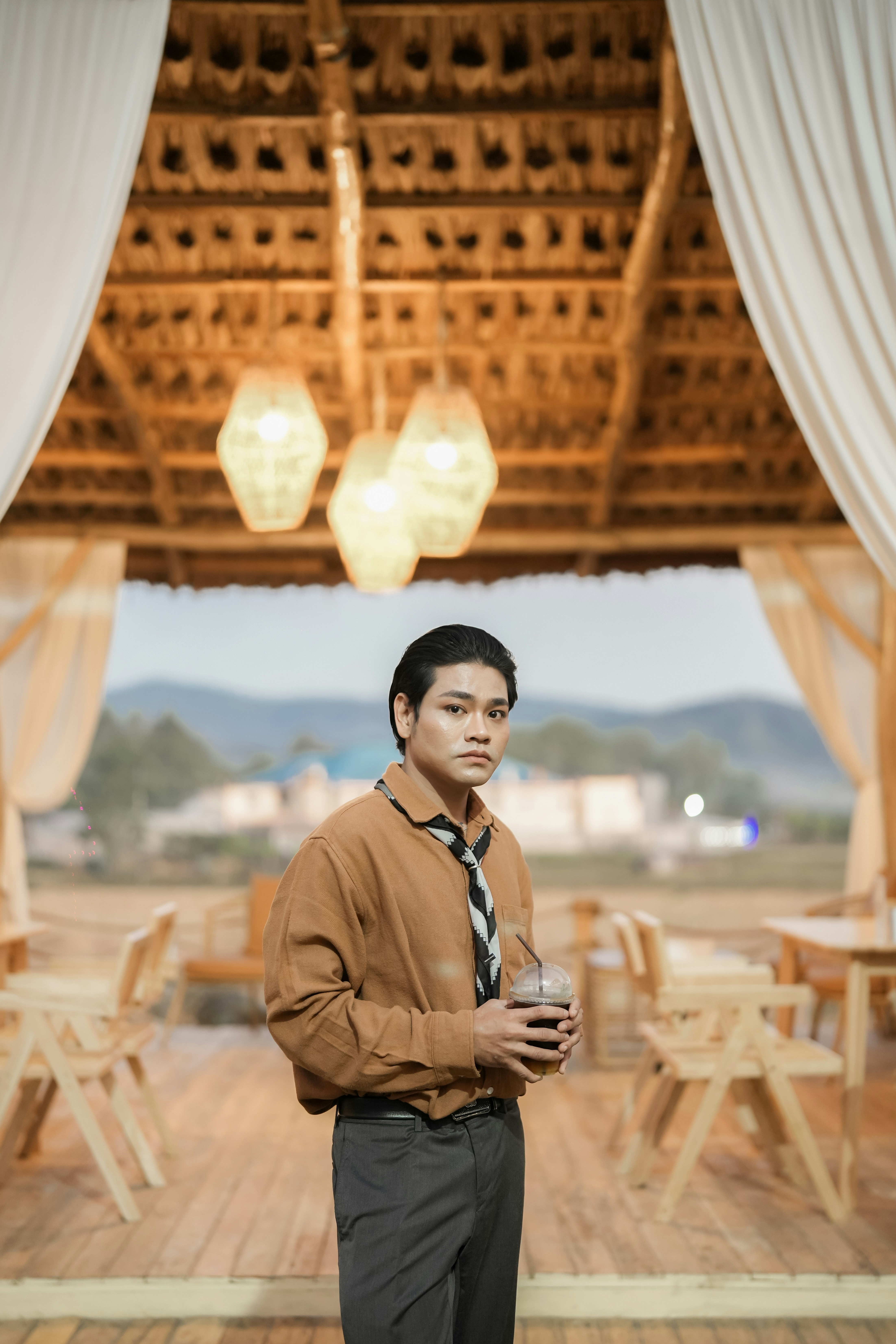 Hidden Harborscape: A Quiet Portrait Under Lantern Light