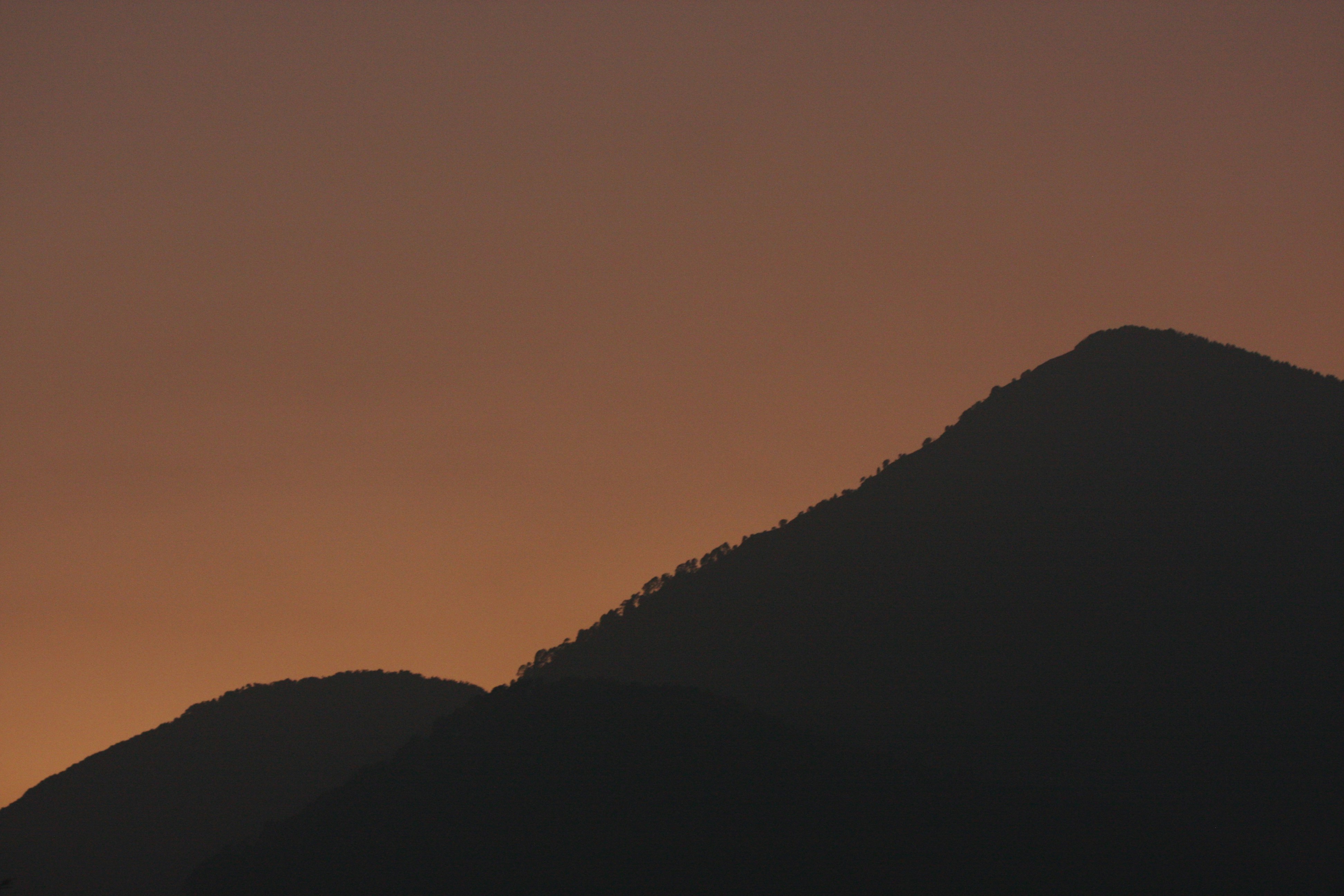 Twilight Ridge: Silhouette of Alpine Peaks at Dusk