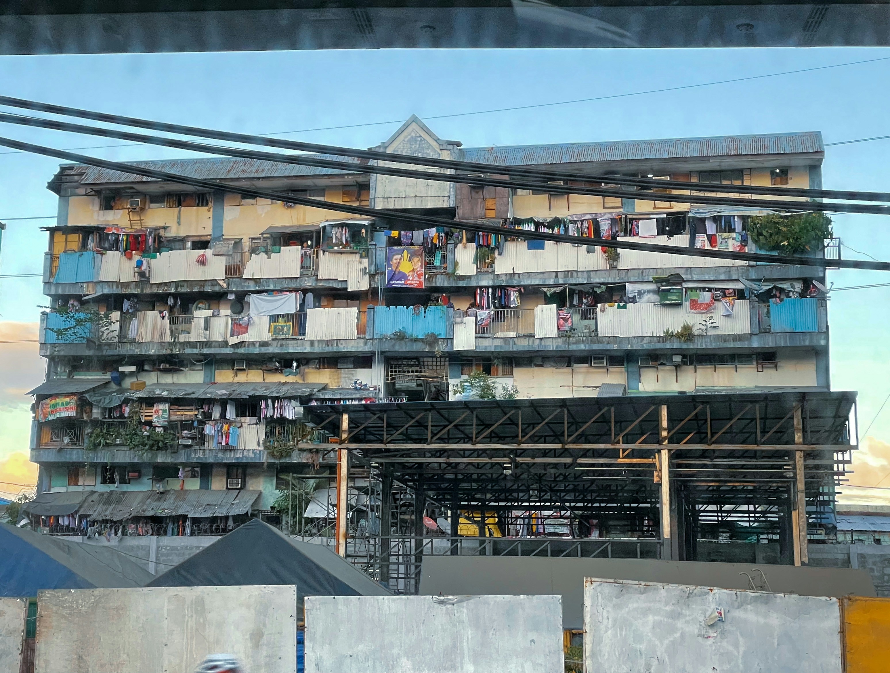 Laundry in the Sky: A Multi-Story Dormitory Cooled by Clotheslines