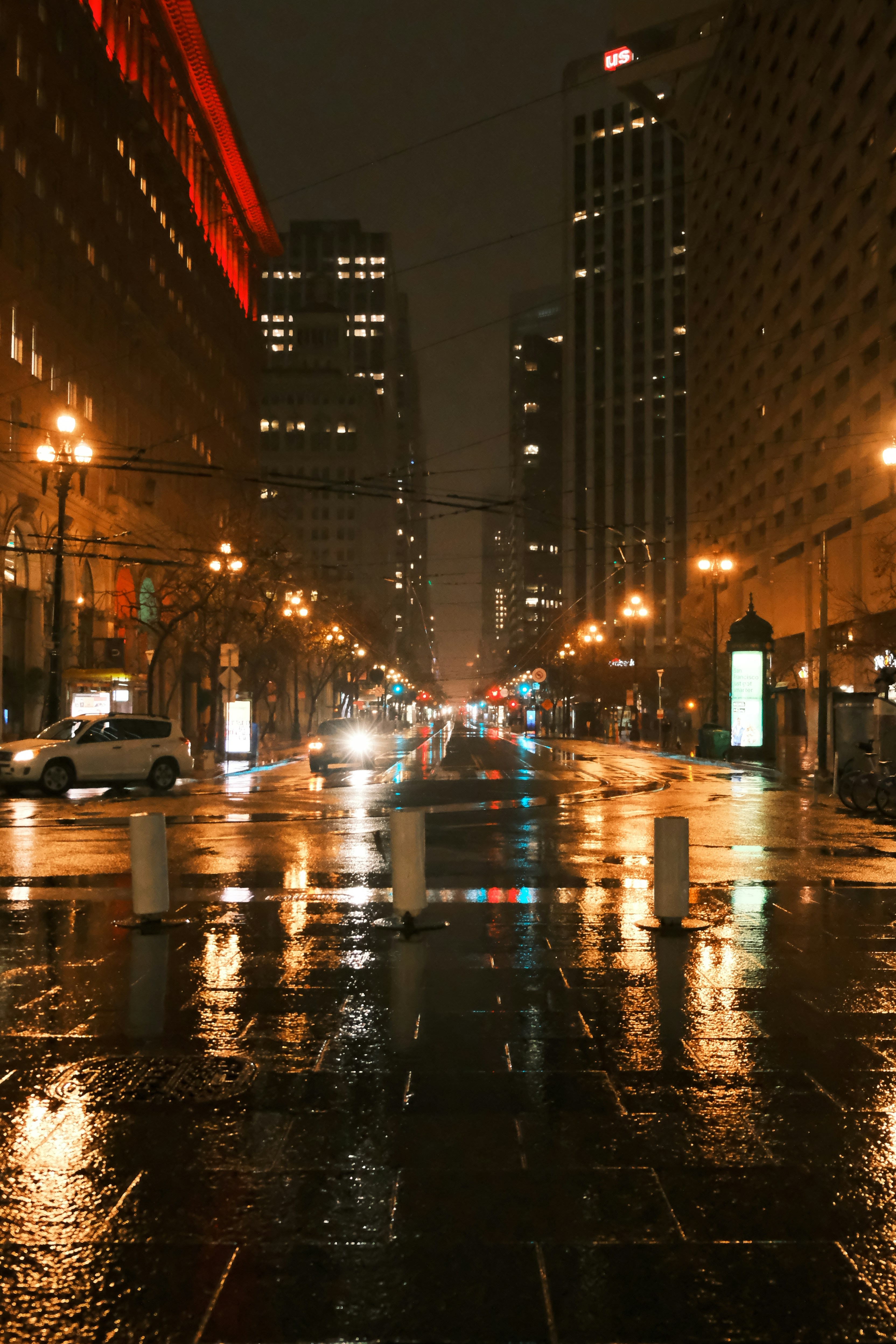 Night Rain on a Neon Avenue: Reflections in a Quiet City