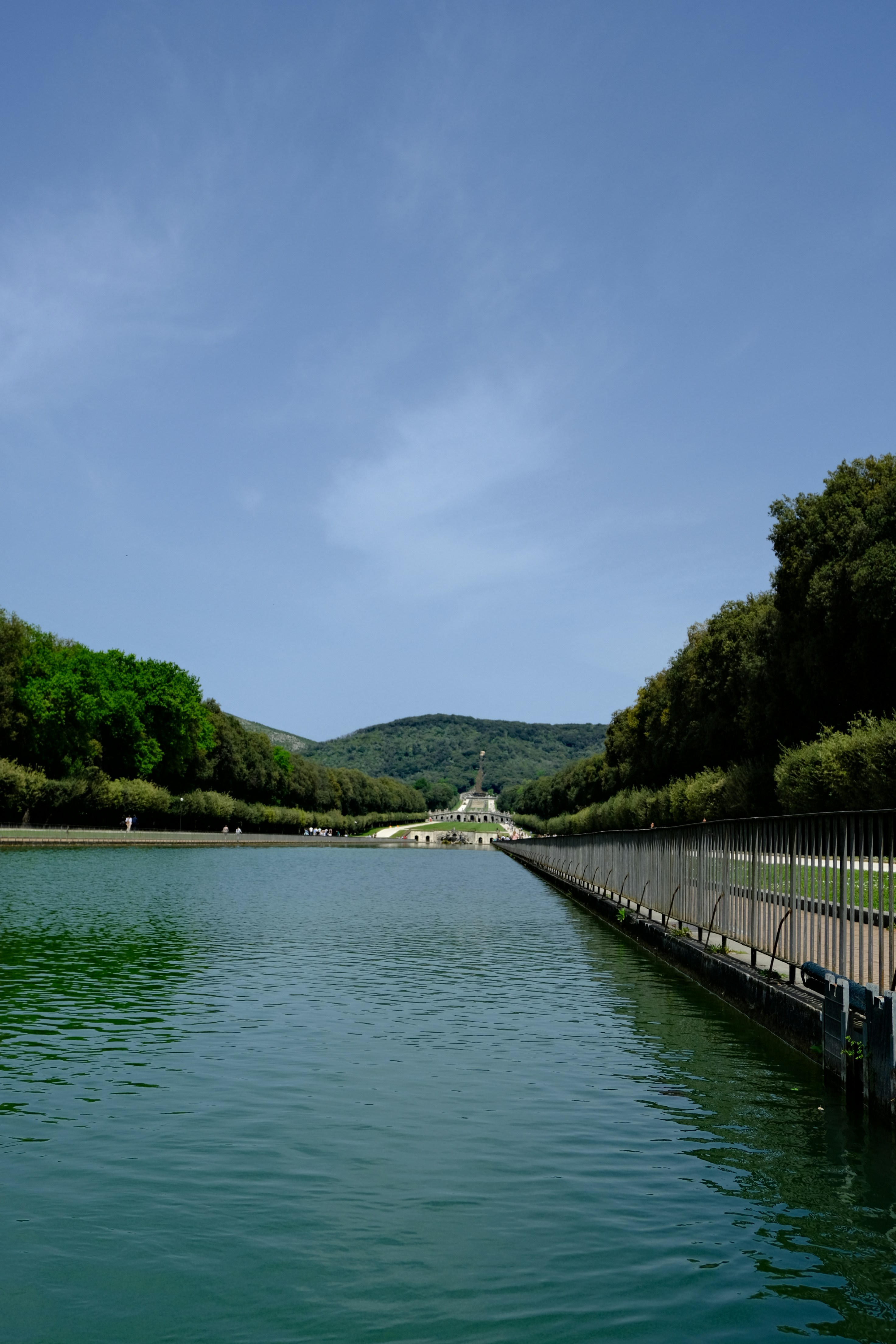 Symmetrical Canal Horizon: A Path to the Distant Terrace