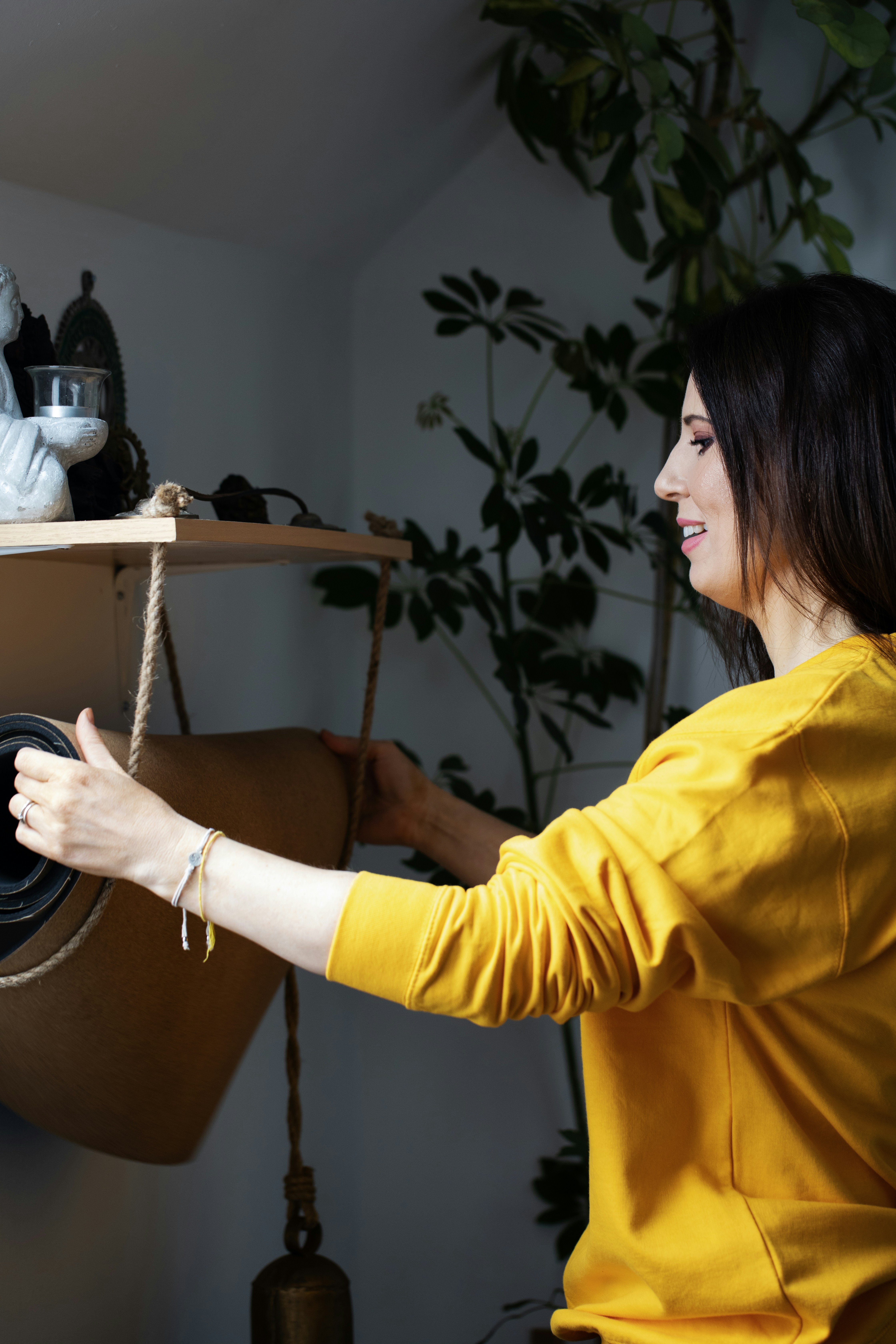 Golden Glow: A Portrait of a Woman in Saplicious Craft Scene
