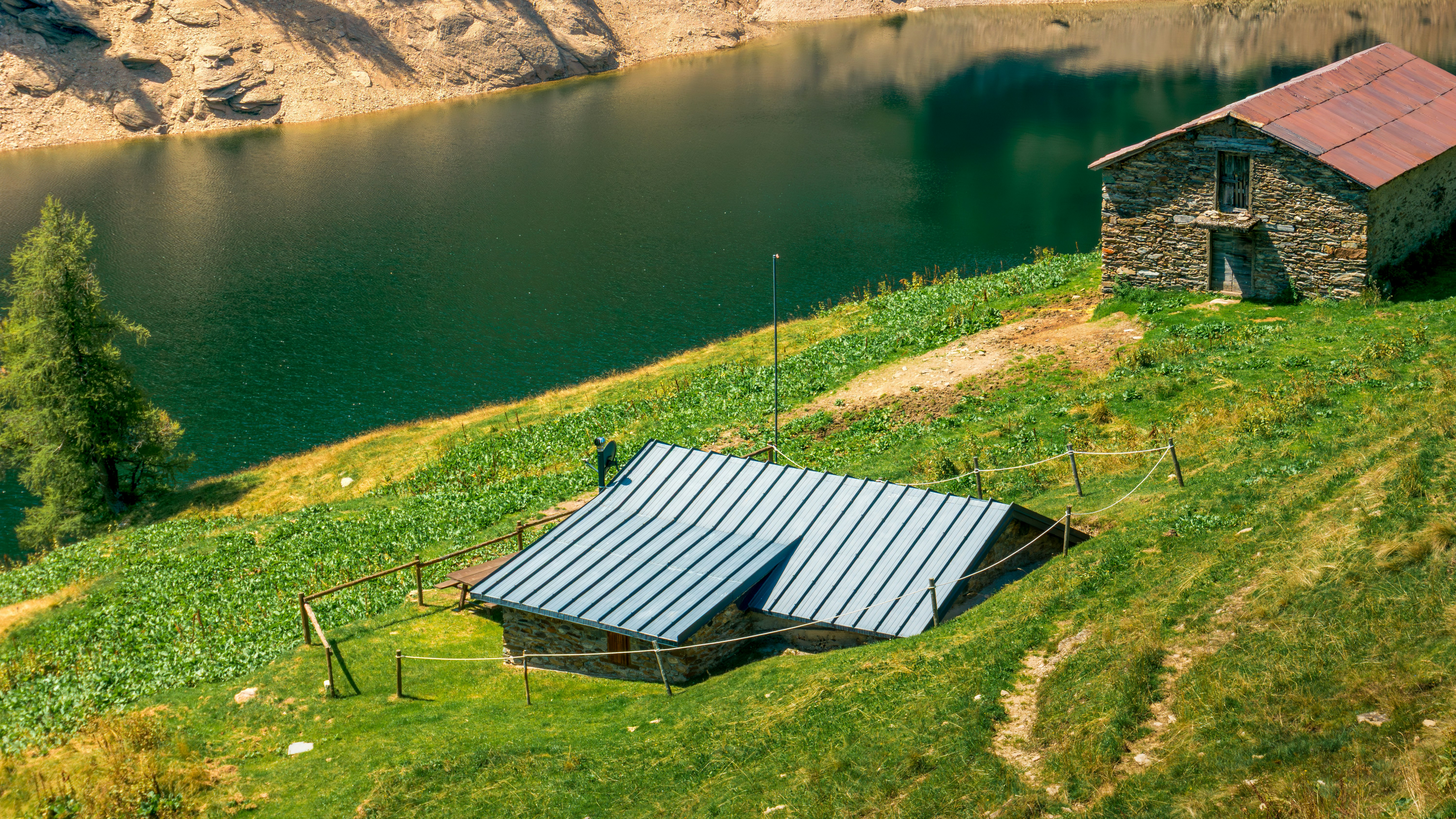 Shelter by the Quiet Reservoir