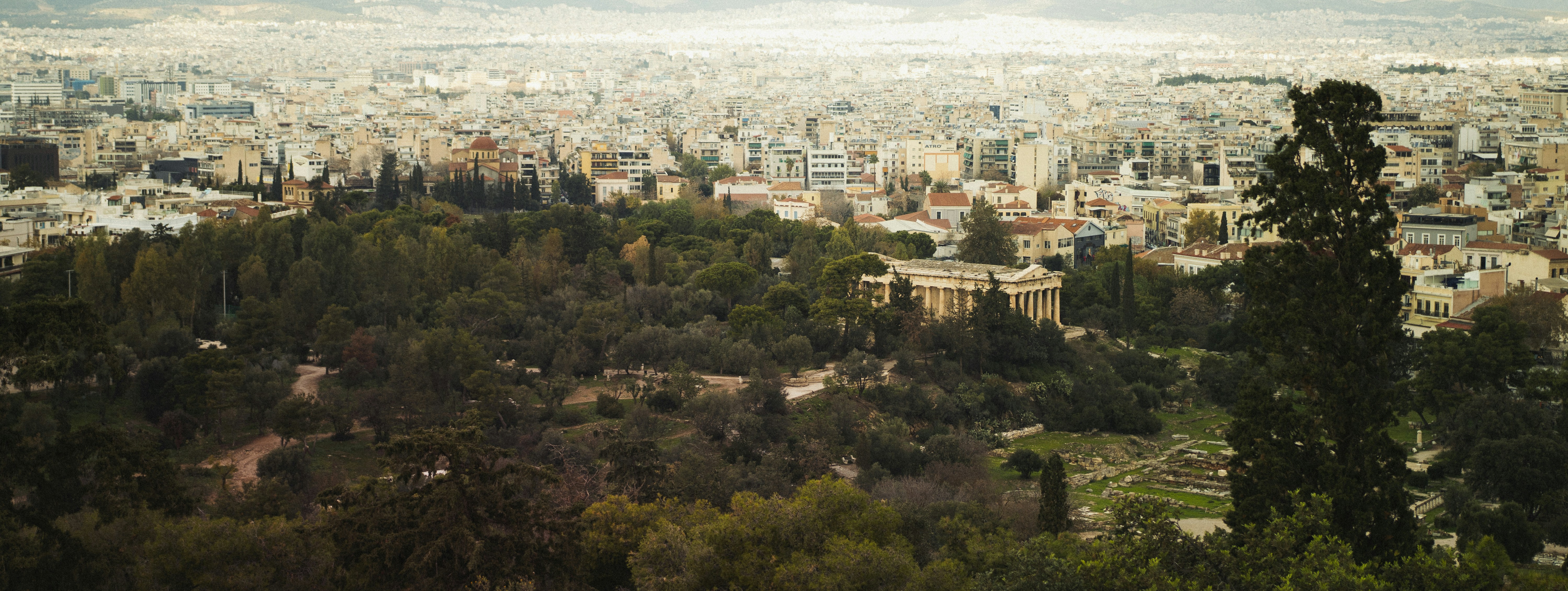 A Quiet Hilltop Overlook Overlooking a Sunlit City