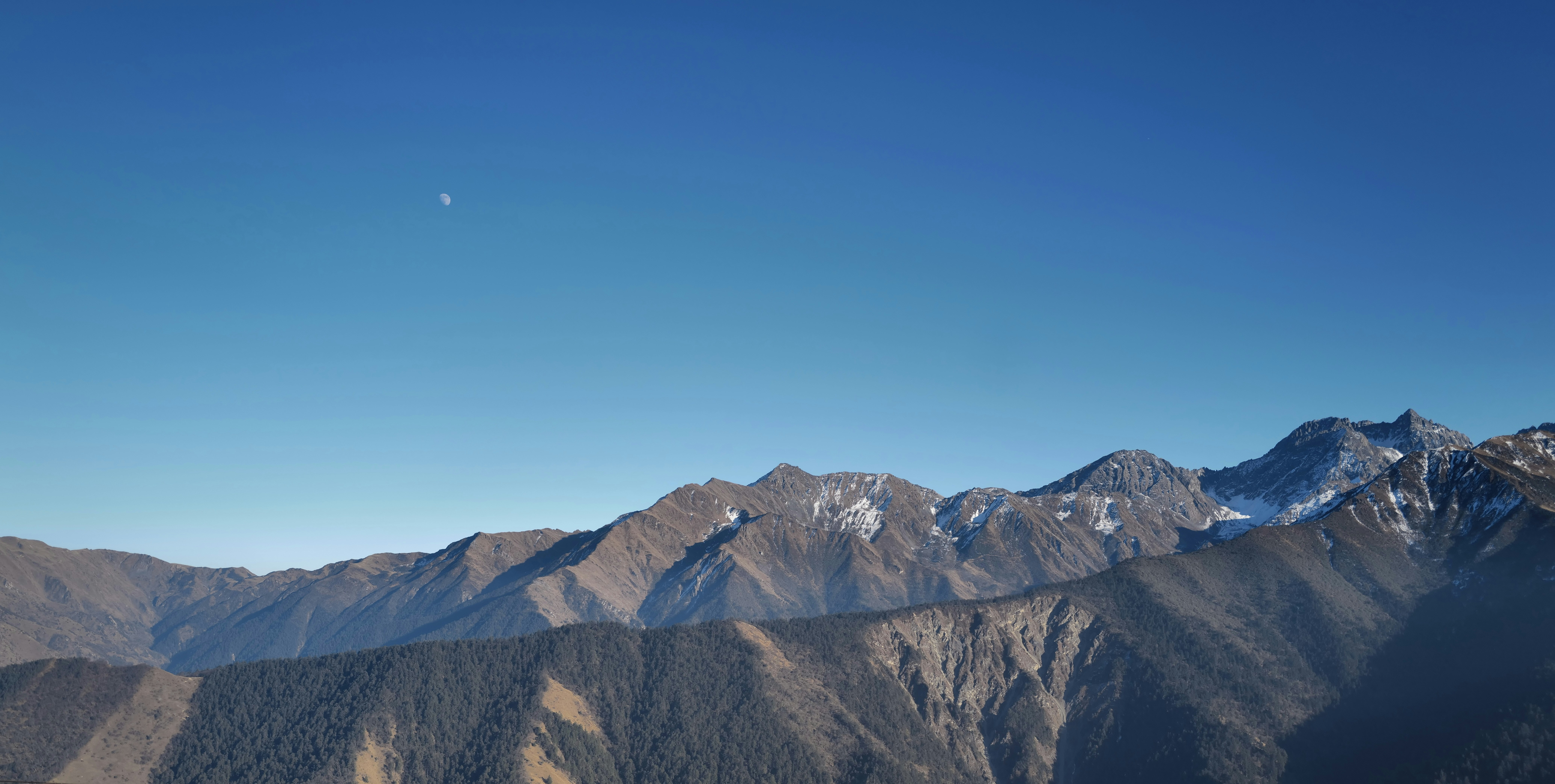 Crisp Ridge Line under a Clear Alpine Sky