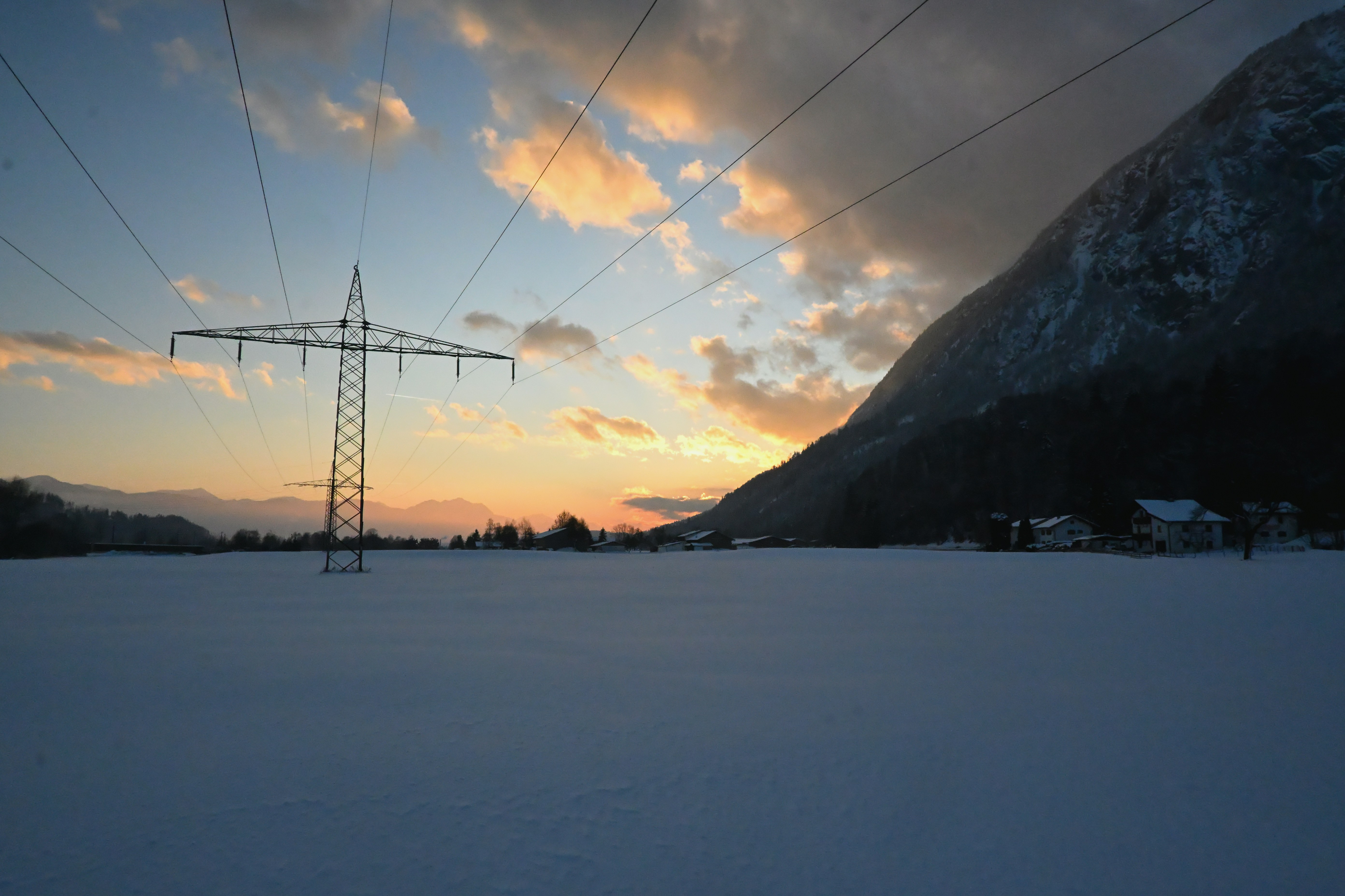 Snowfield Silence Beneath a Rising Desert Sun