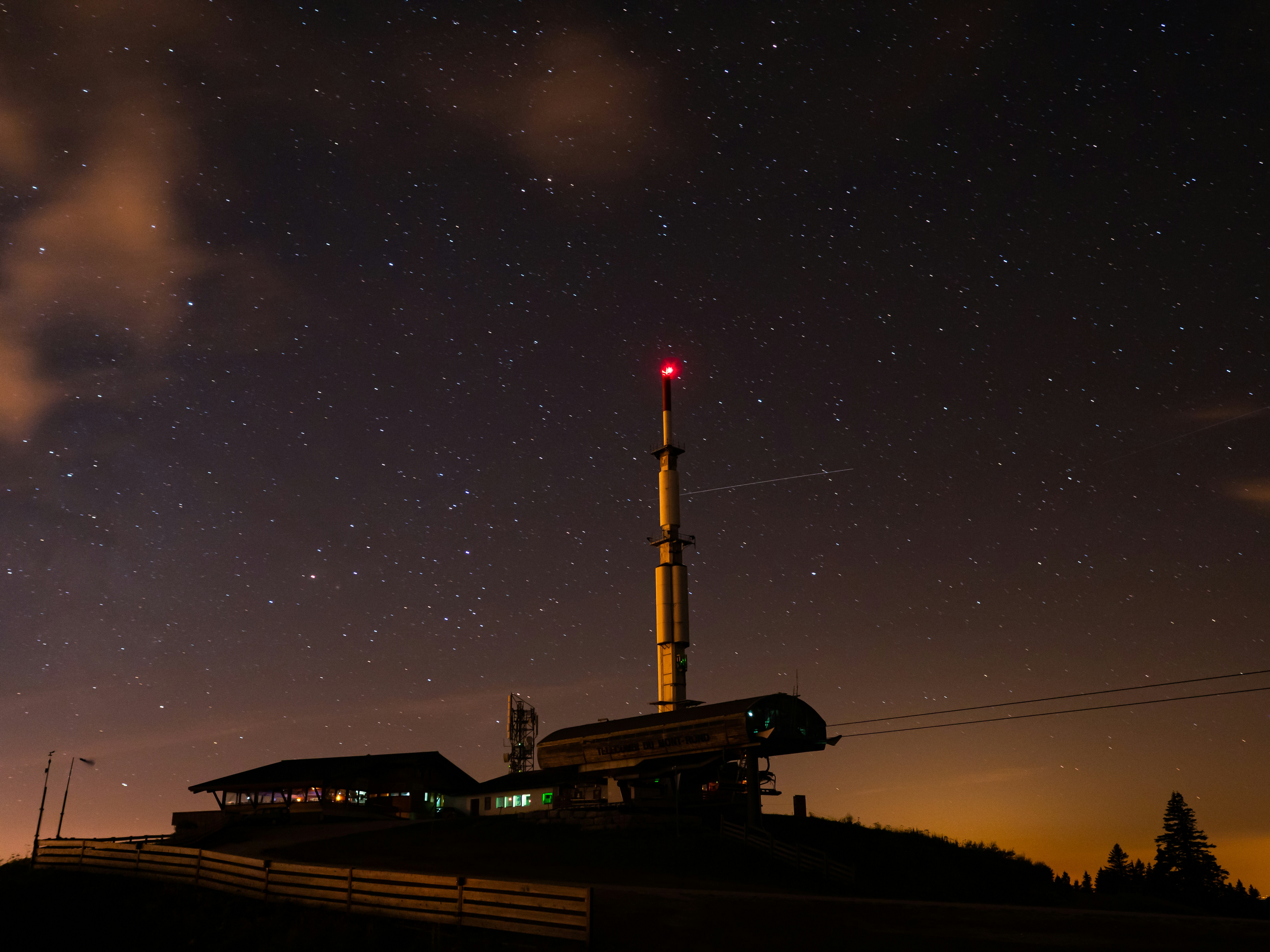 Starry Summit: A Night at the Observatory Antenna