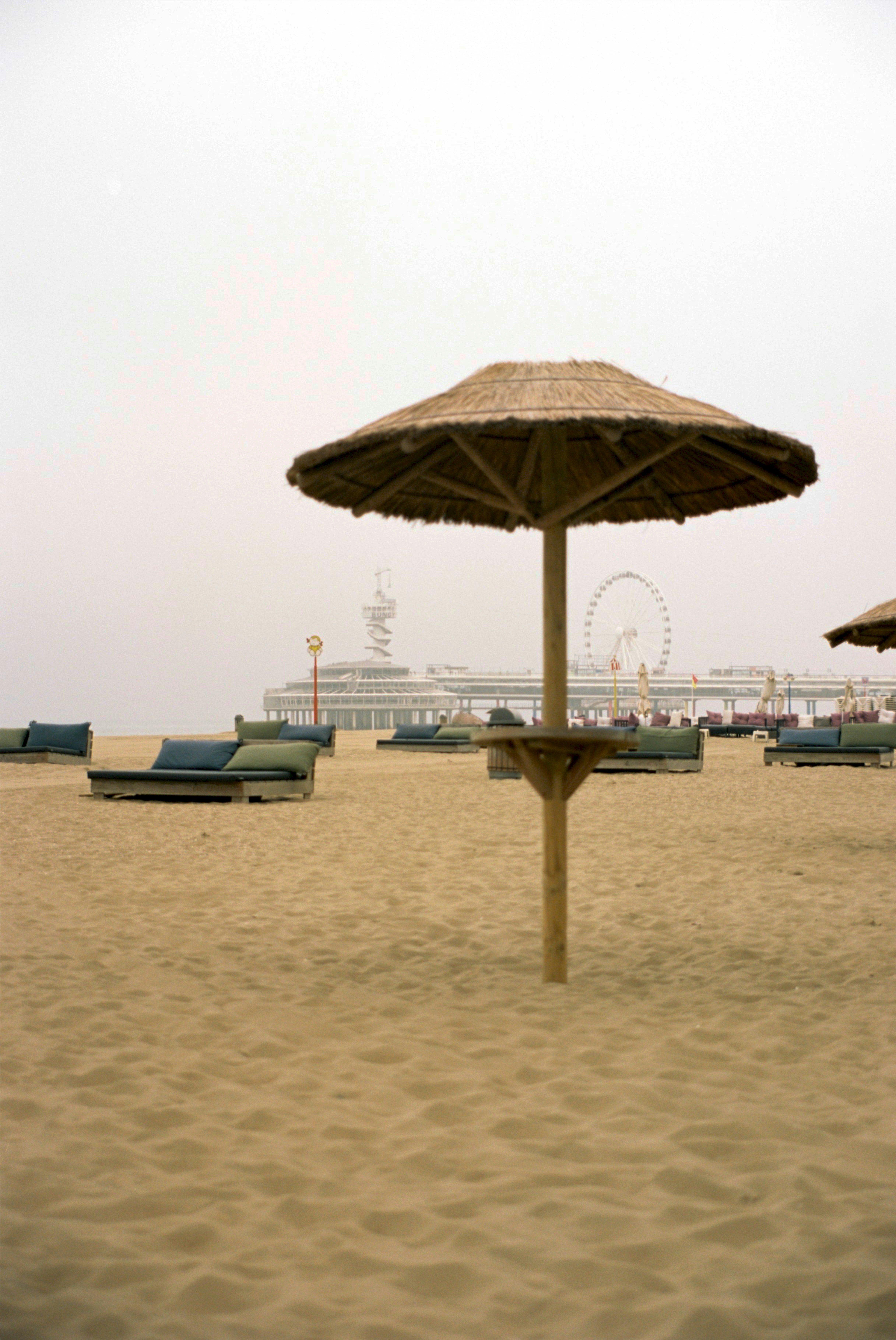 Parasols on a cloudy day, Canon T70, Ektar 100