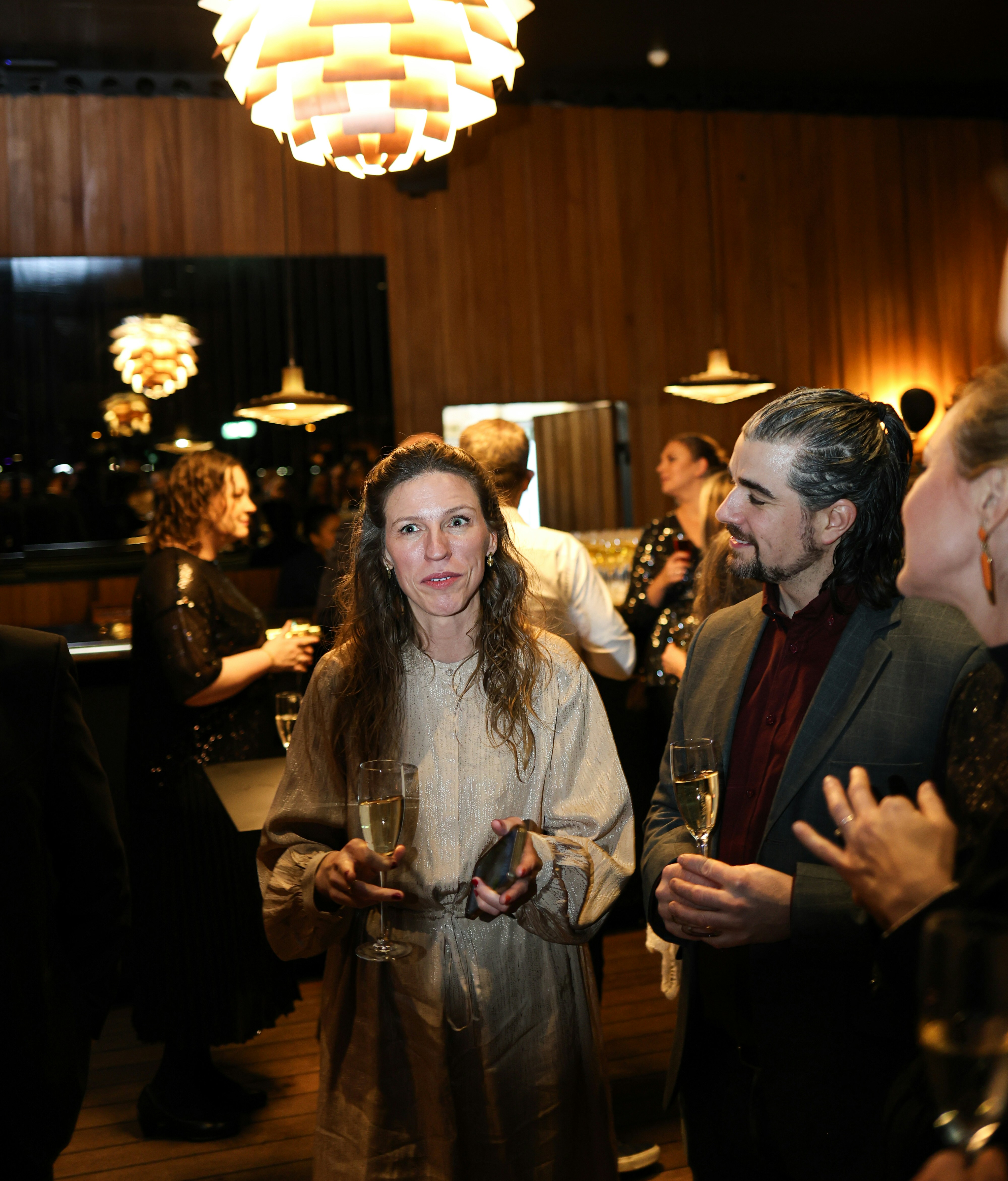 Midnight Toasts: A Quiet Spotlight on a Conversational Moment