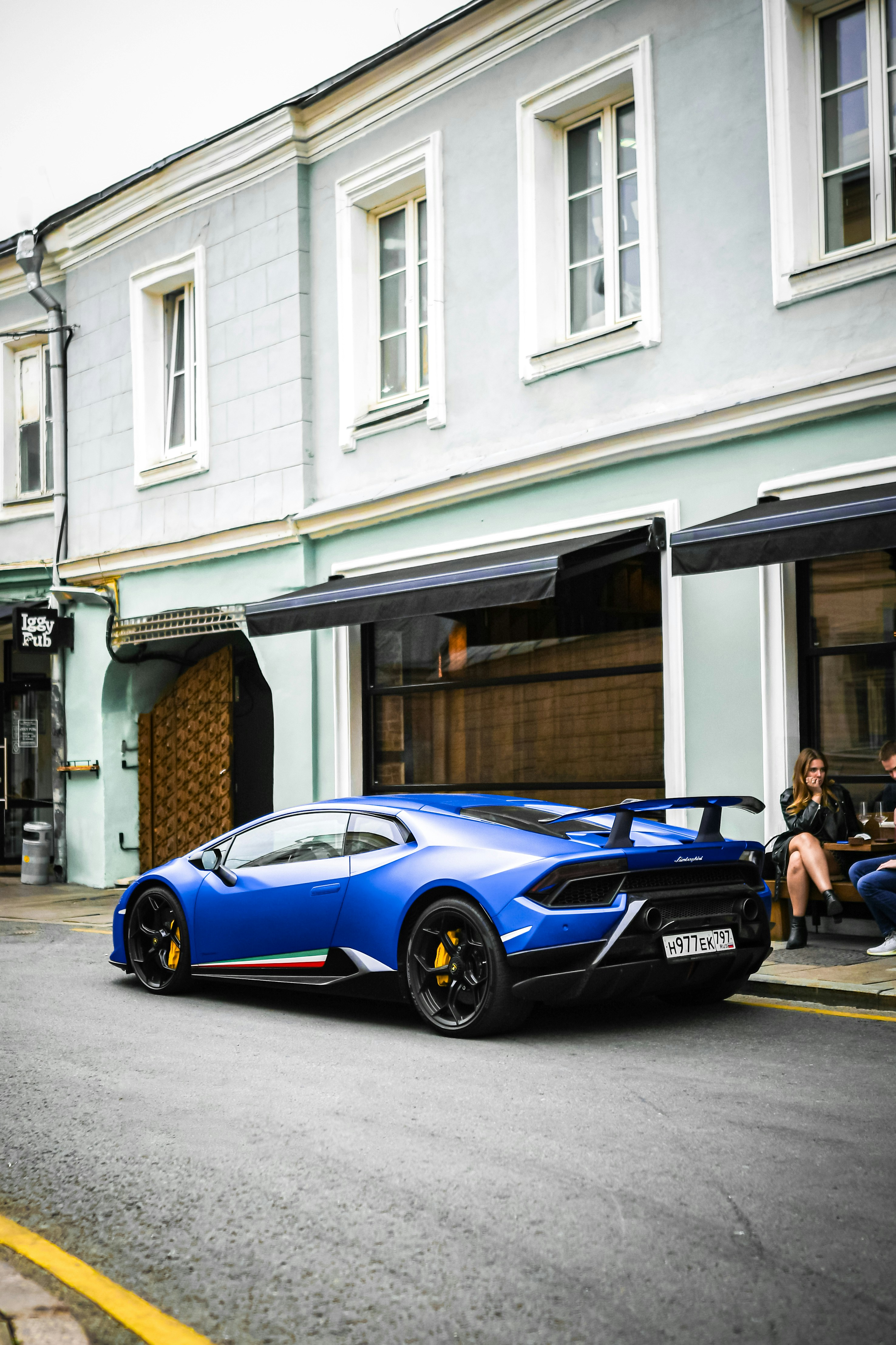 Blue Italian Stallion: A Lime-Taced Street Profile