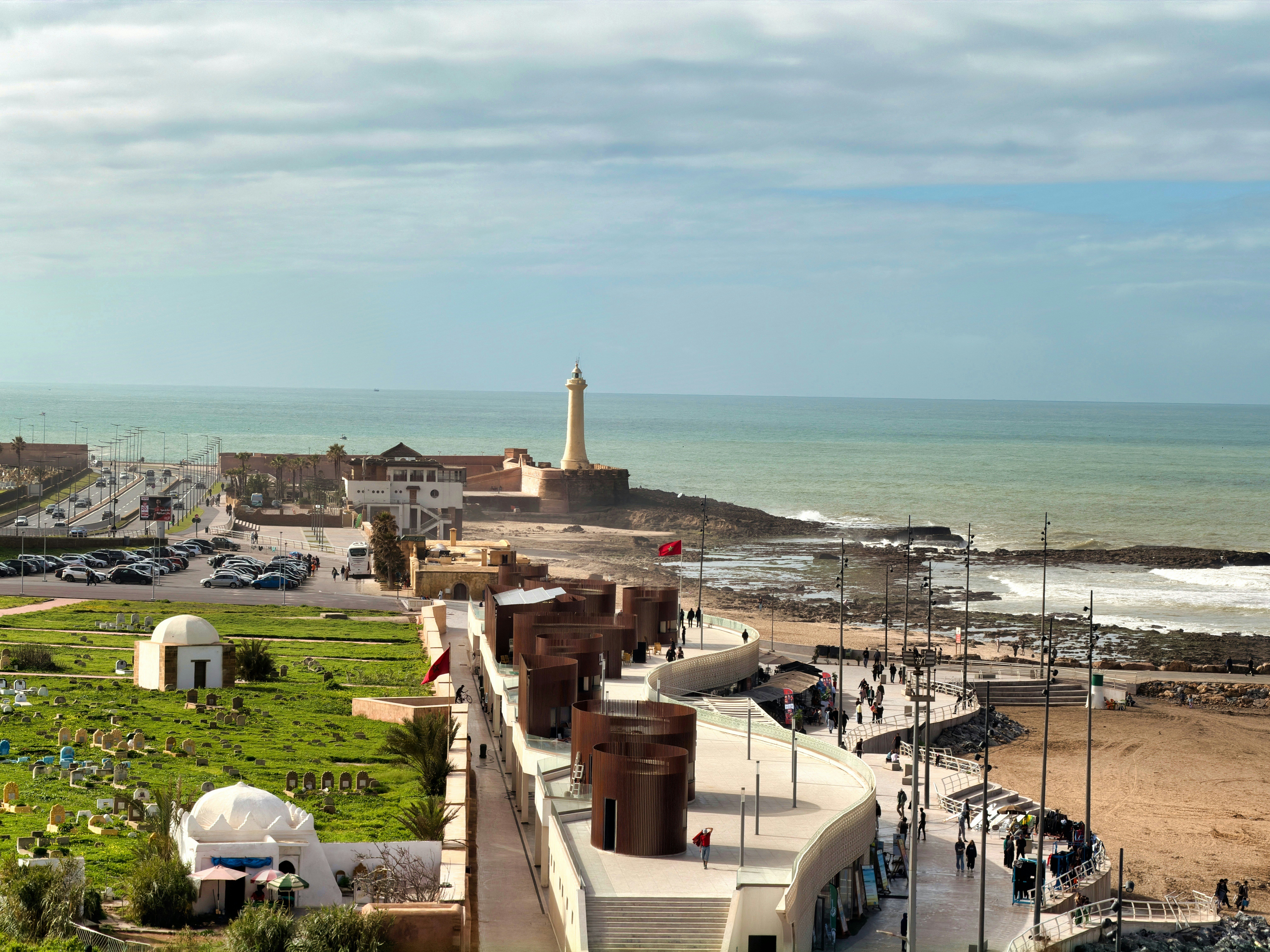 Lighthouse Promenade: Coastline Convergence