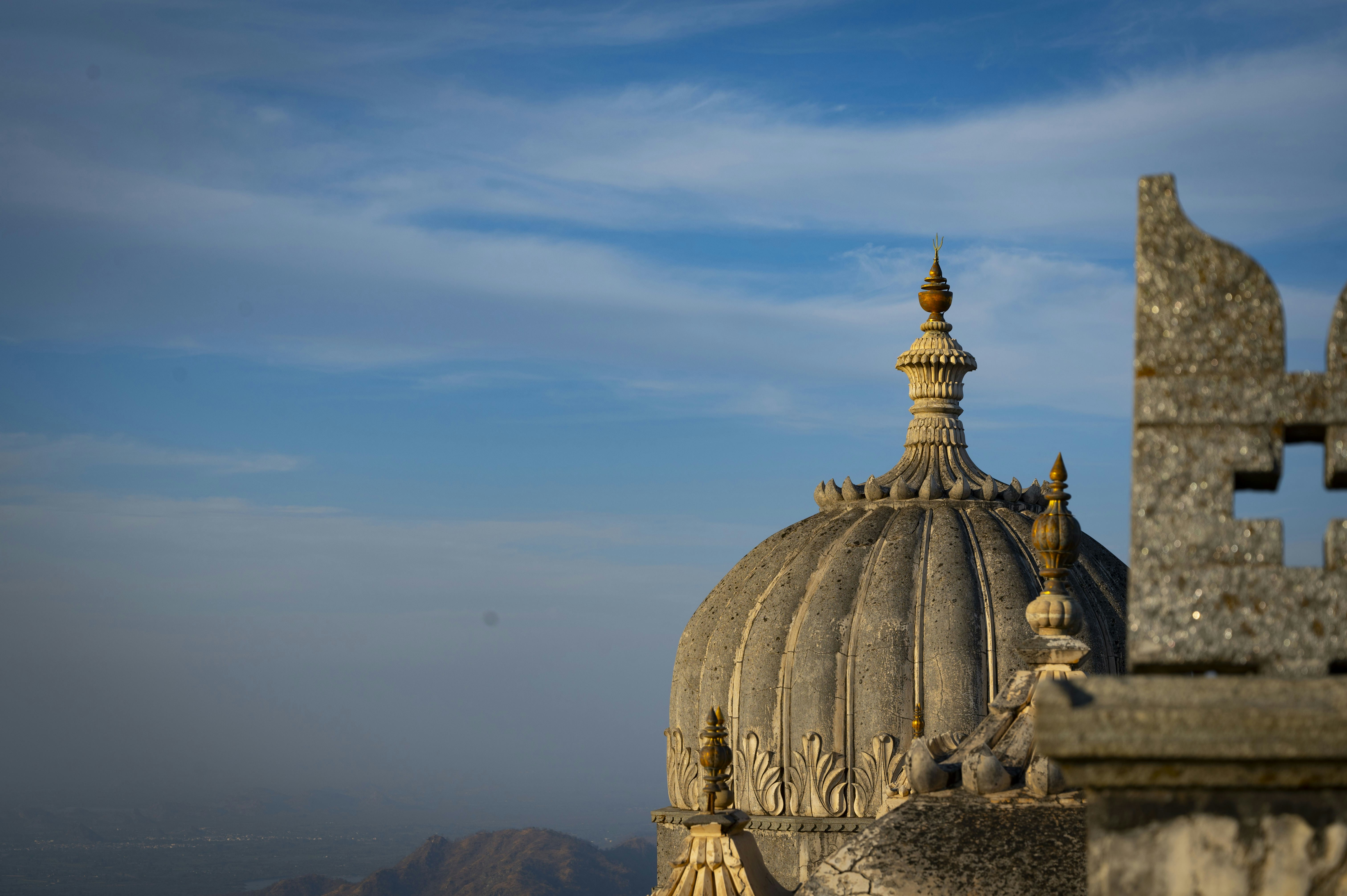 Dome and Corner: Sunlit Architecture at Distant Ridge