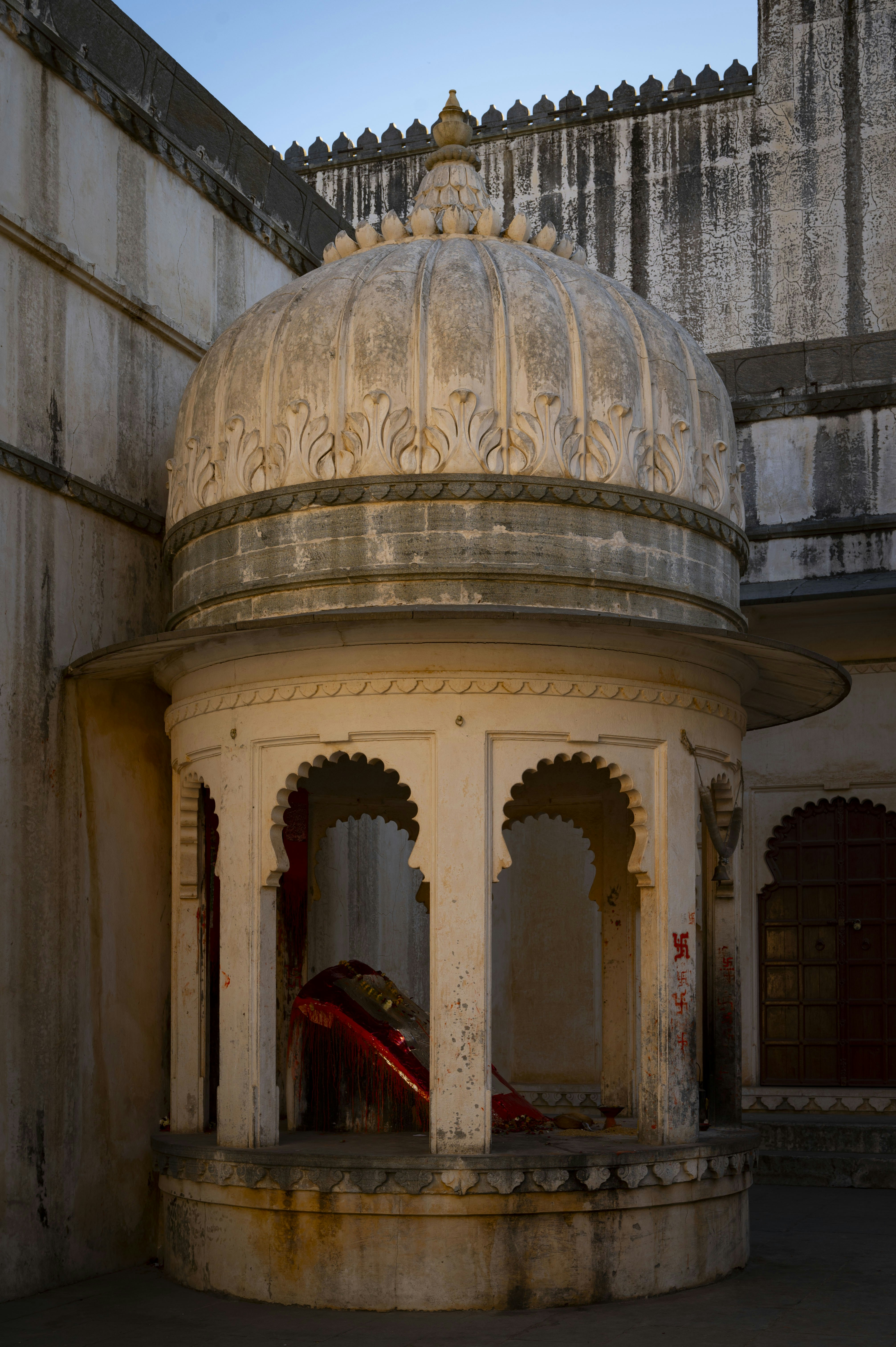 Sunlit Chhatri in a Quiet Moorish Courtyard