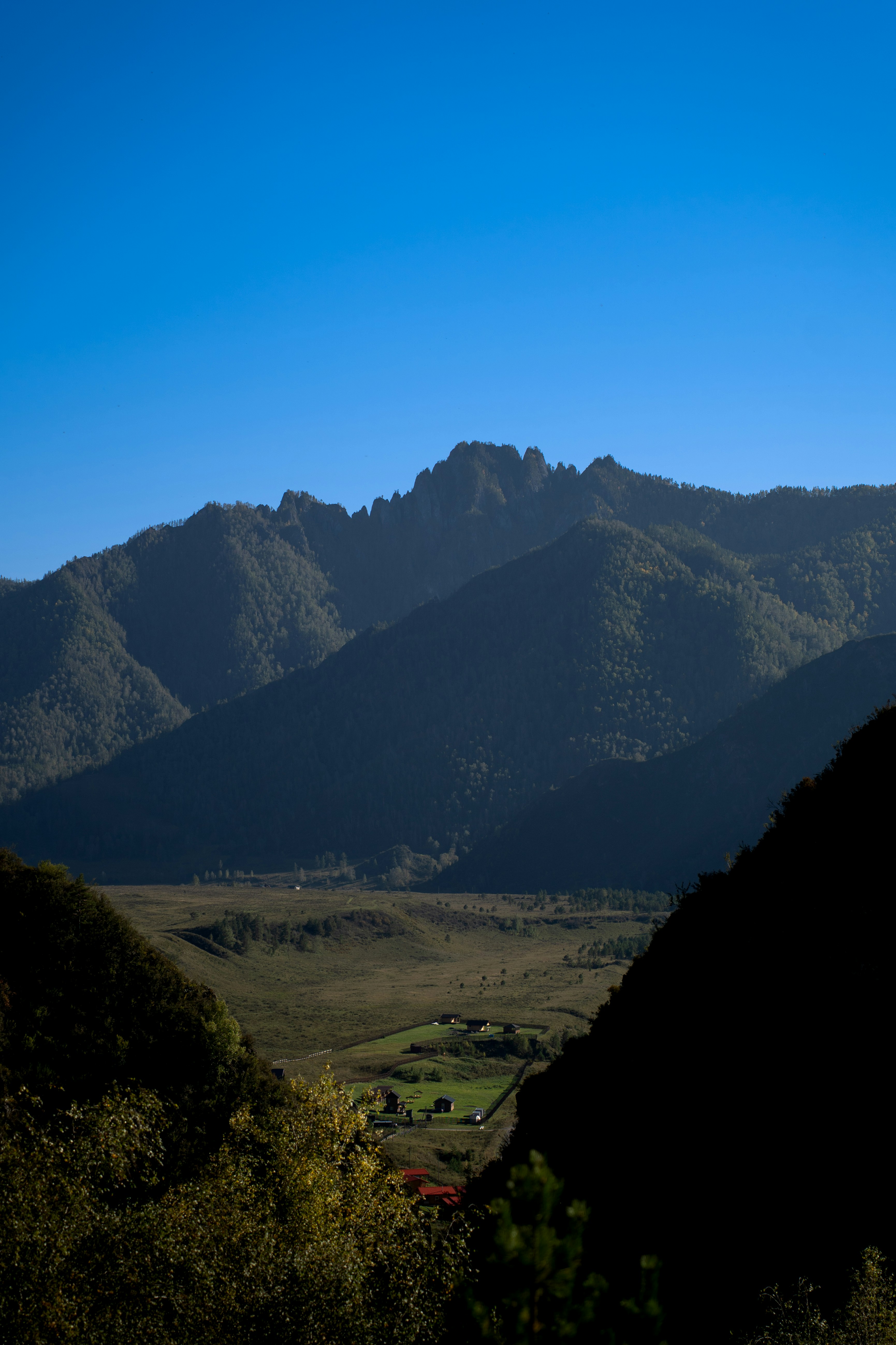 Blue Ridge Silence: A Valley Between Velvet Mountains