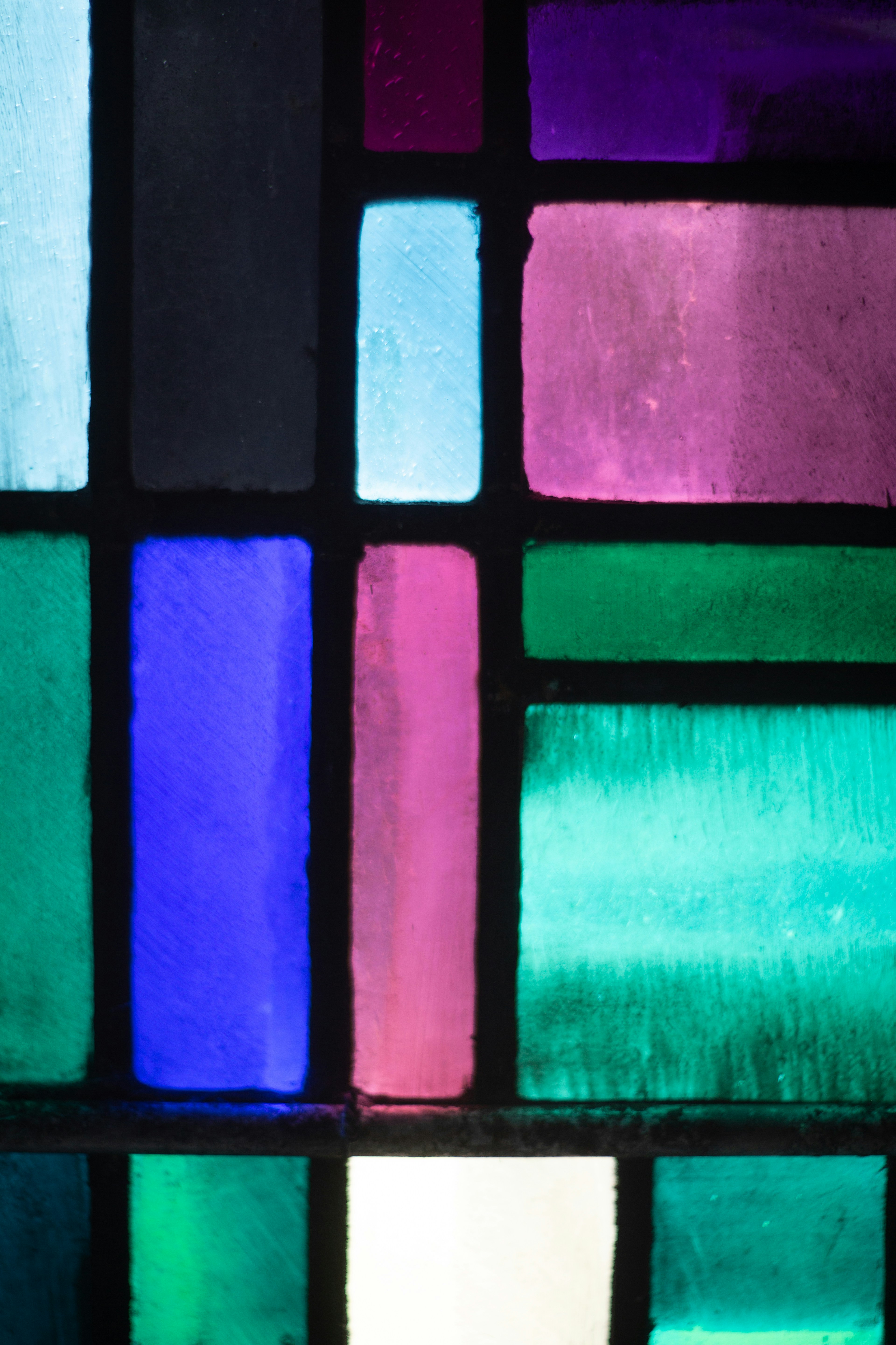 Prismatic Grid: A Fracture of Colored Glass