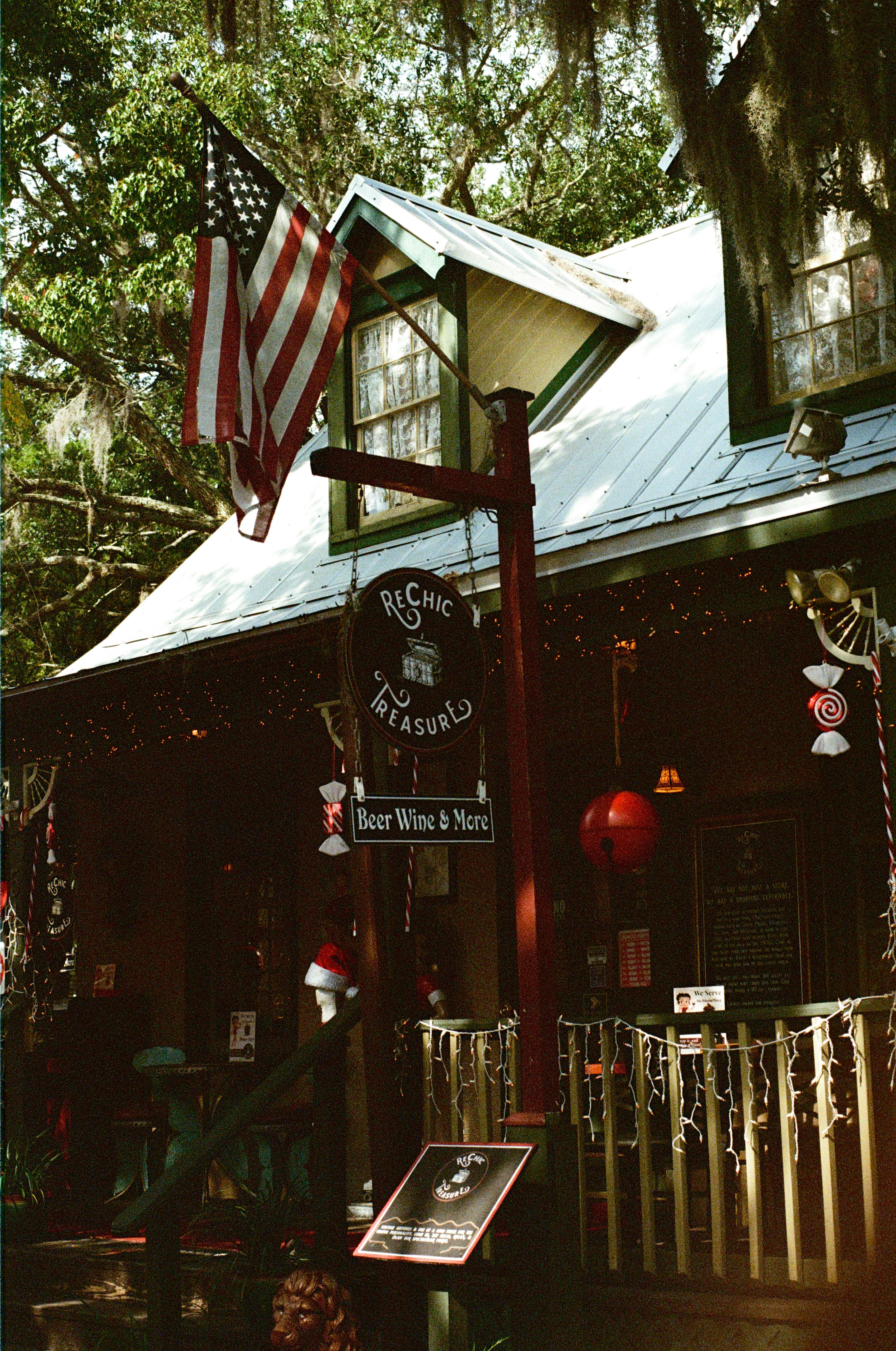 A quaint shop with american flags and festive decorations. photo – Free ...