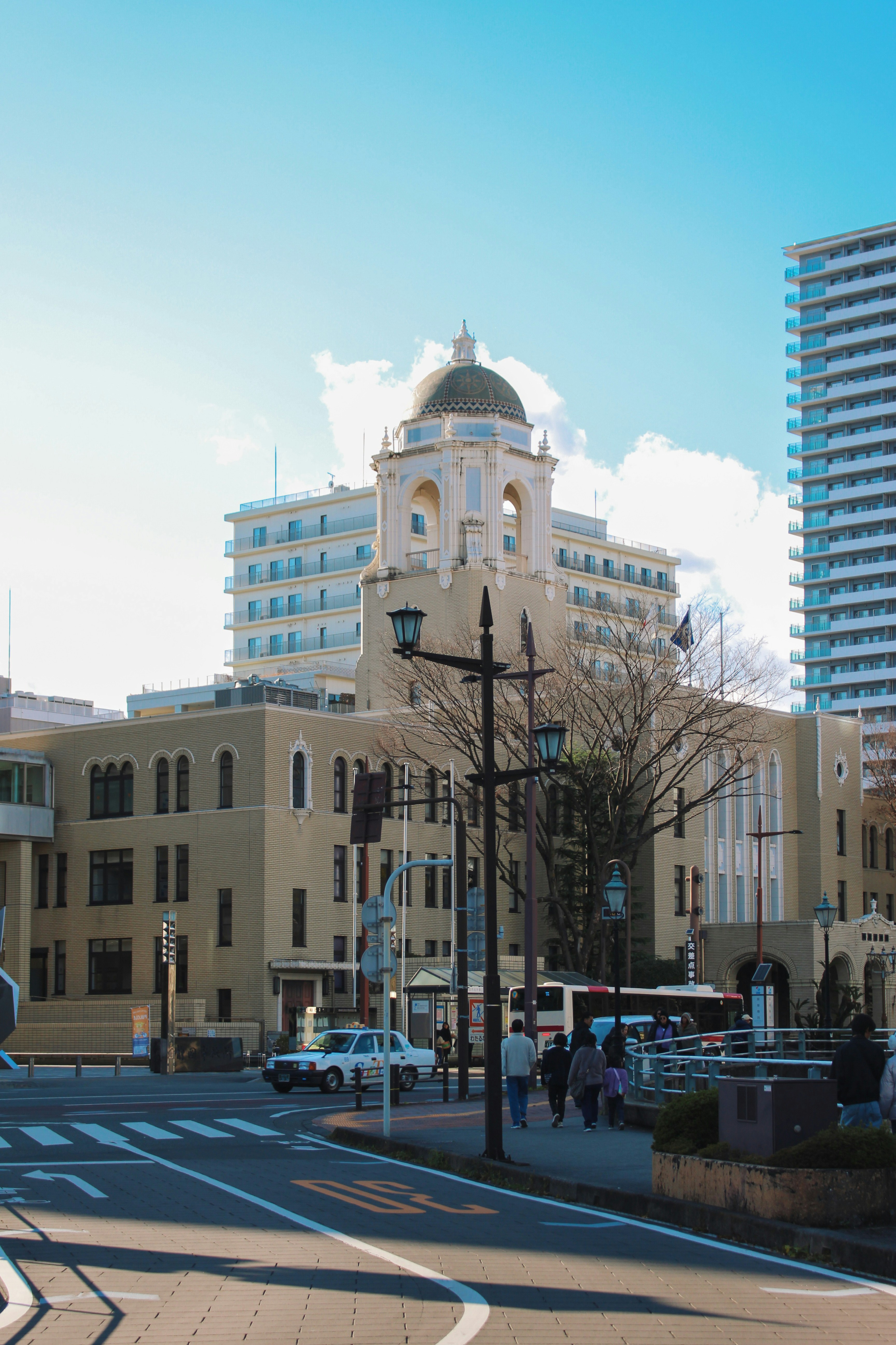 Dome-topped Civic Ghosts of the Street