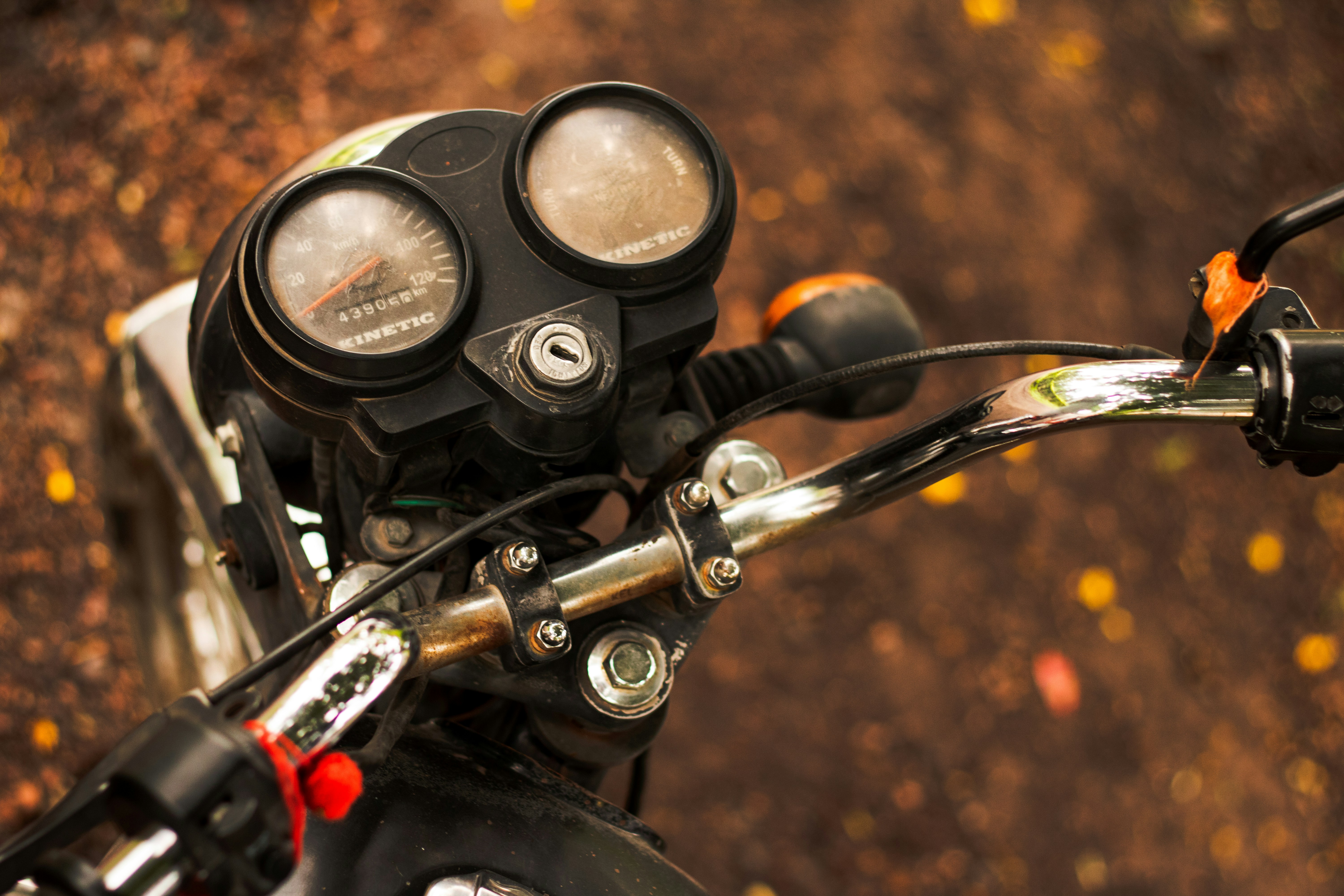 At the Helm: Close‑up on the Chrome and Dials of a VintageBike