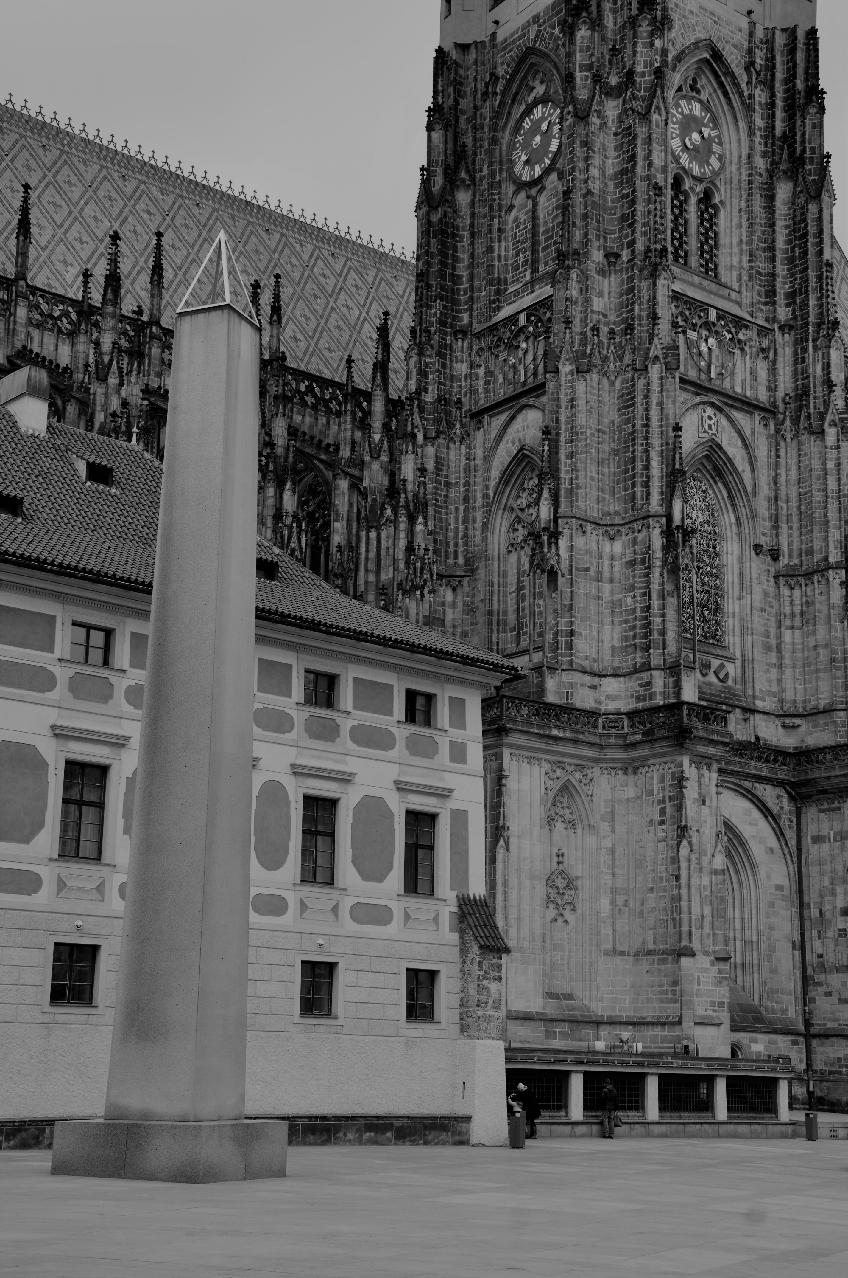 Monumental Facade and Obelisk: Geometry in a Gothic Square
