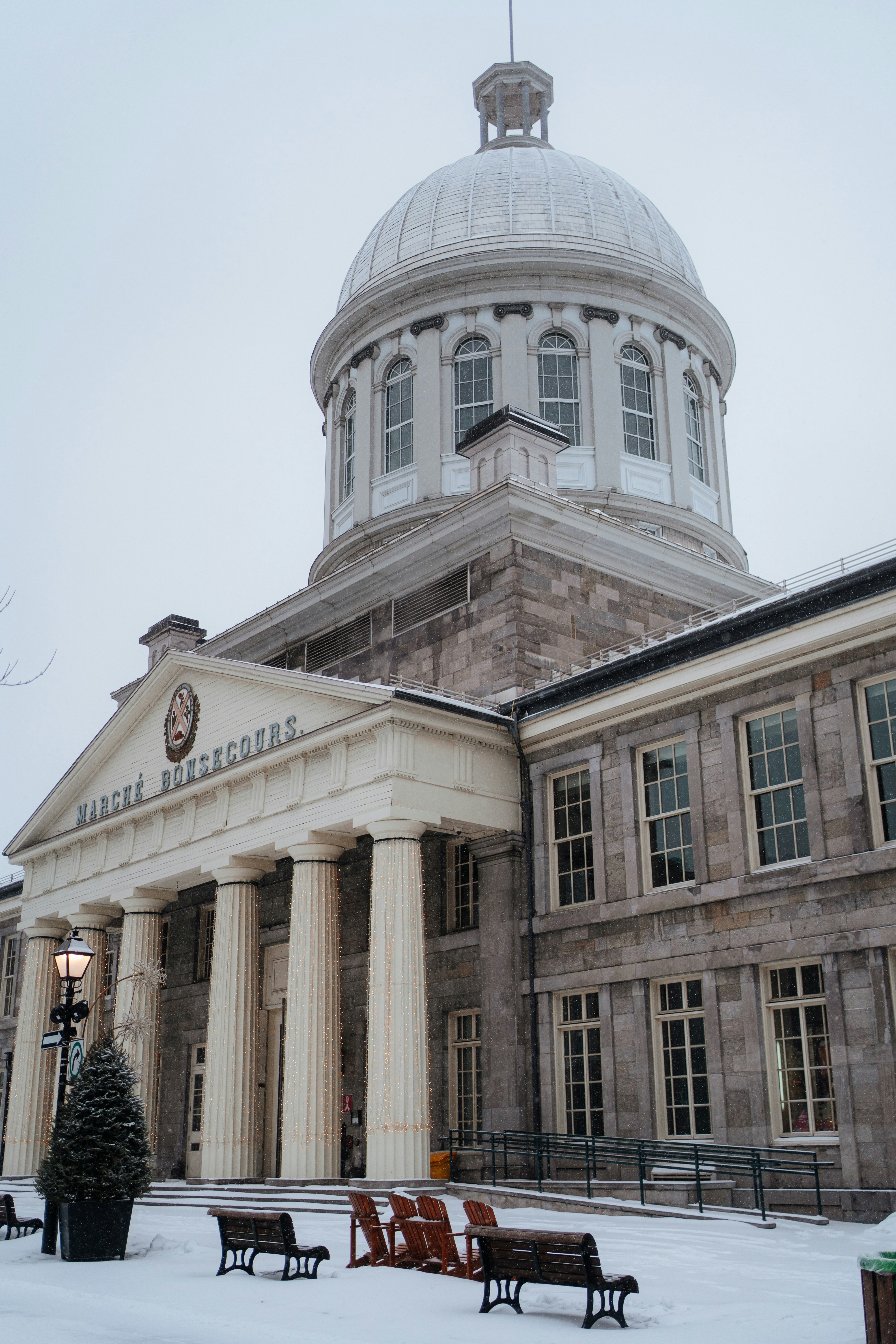 A Hushed Dome Over Colonial Steps