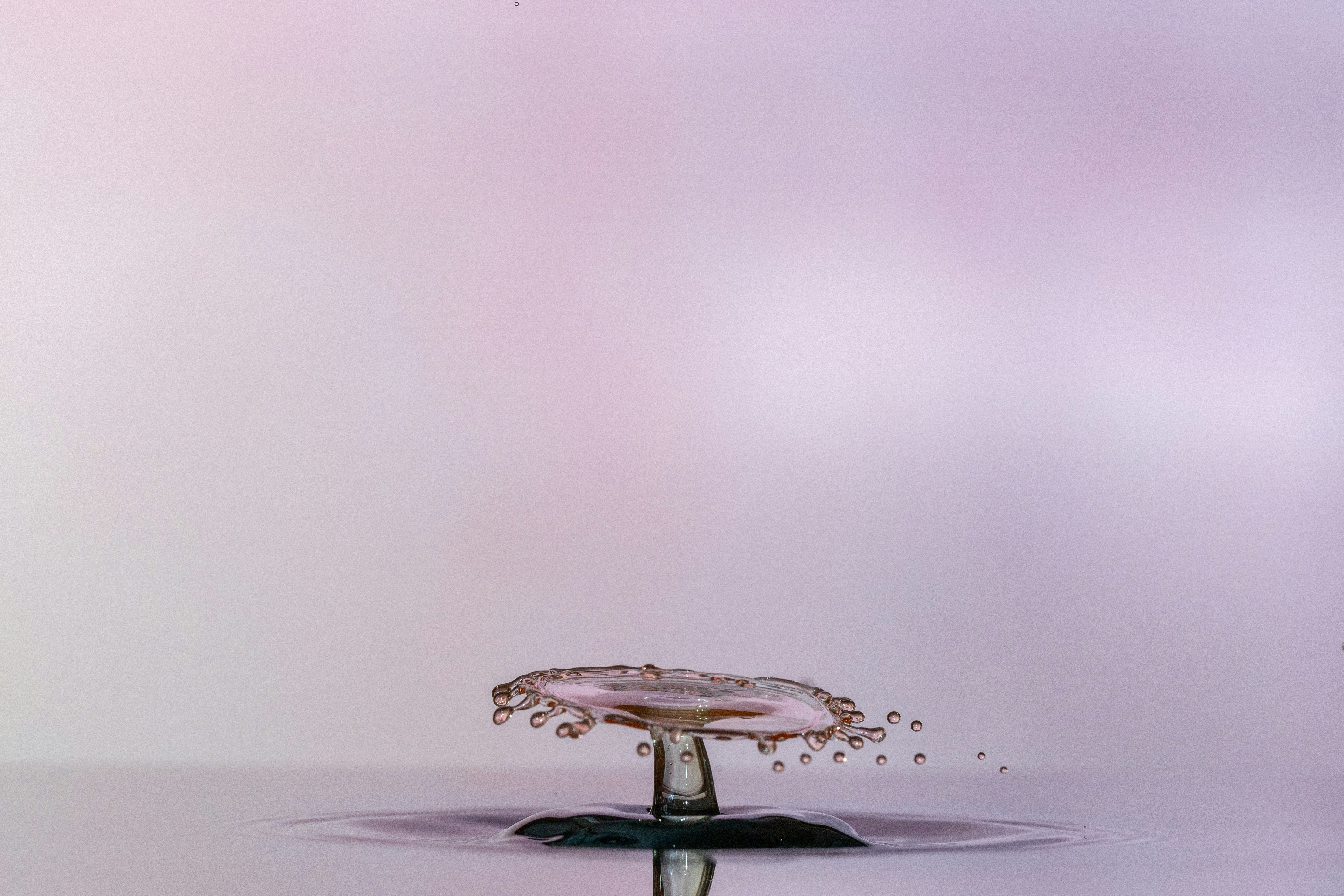 Liquid Crown: A Perfect Ripple Pause