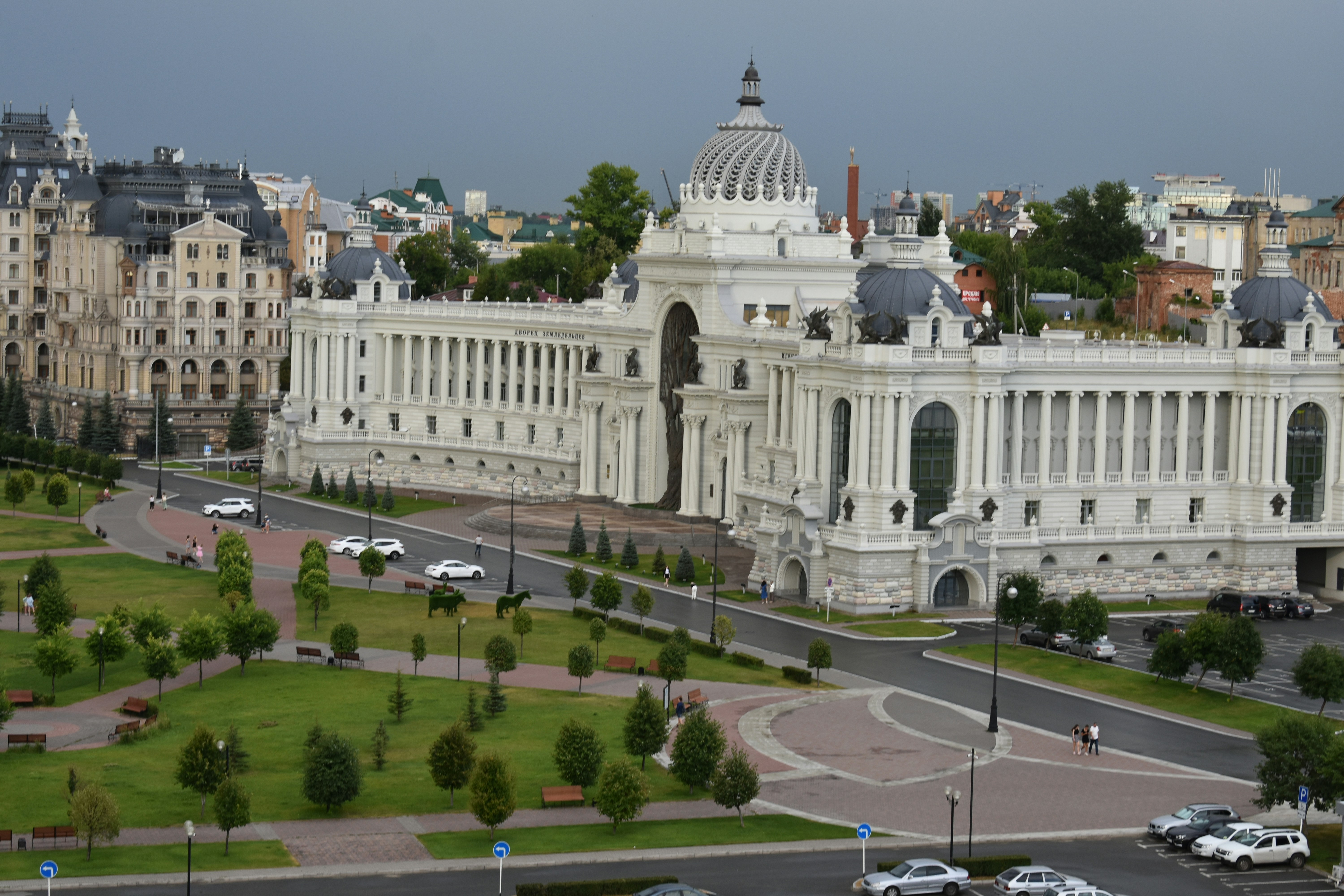 Imperial White Pavilion and Serpentine Quarters