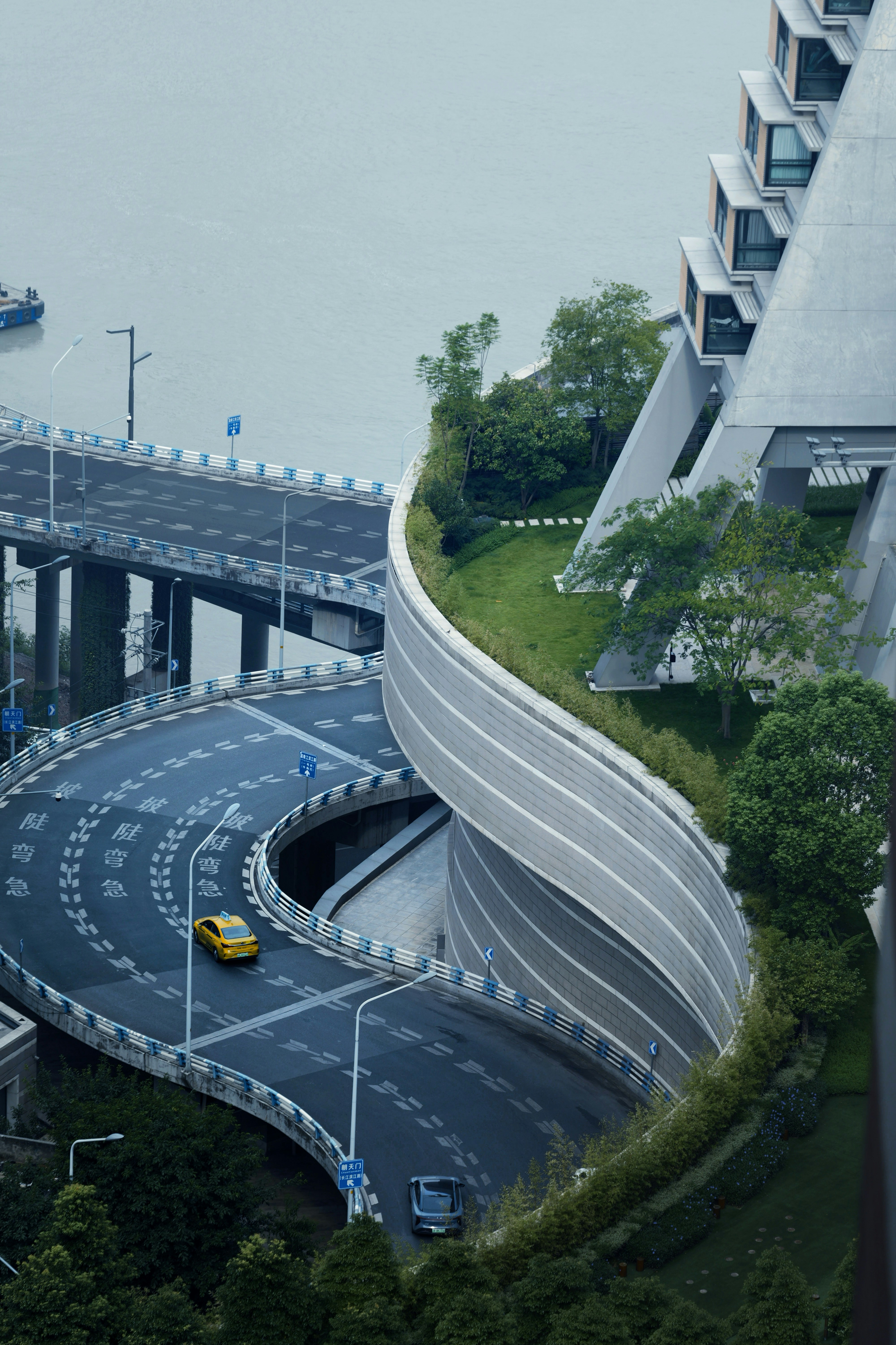 Urban Helix: Aerial Curves Surround a Glassy Terrace