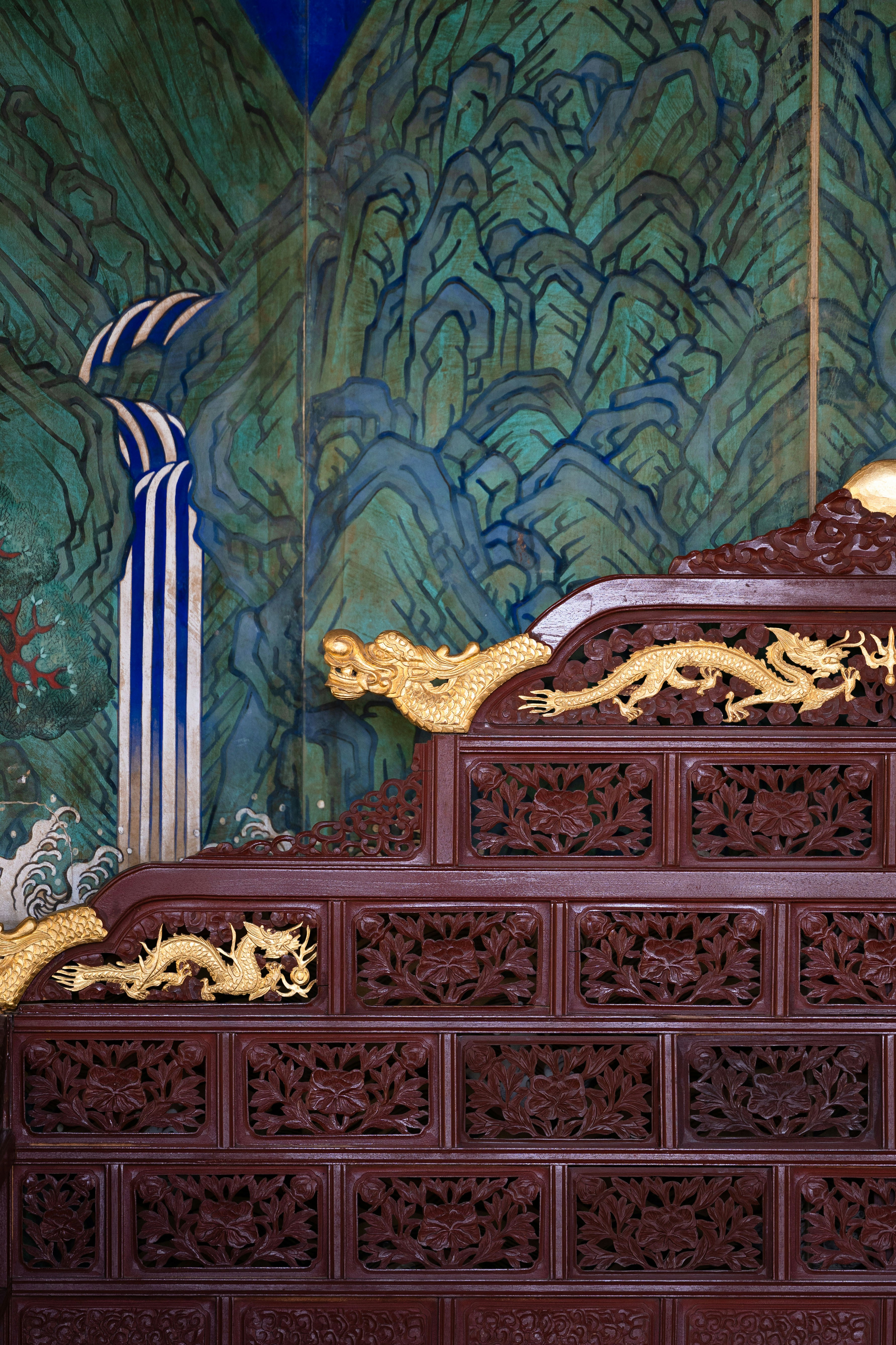 Carved Dragon and Painted Mountain: A Rich Tapestry of Craft