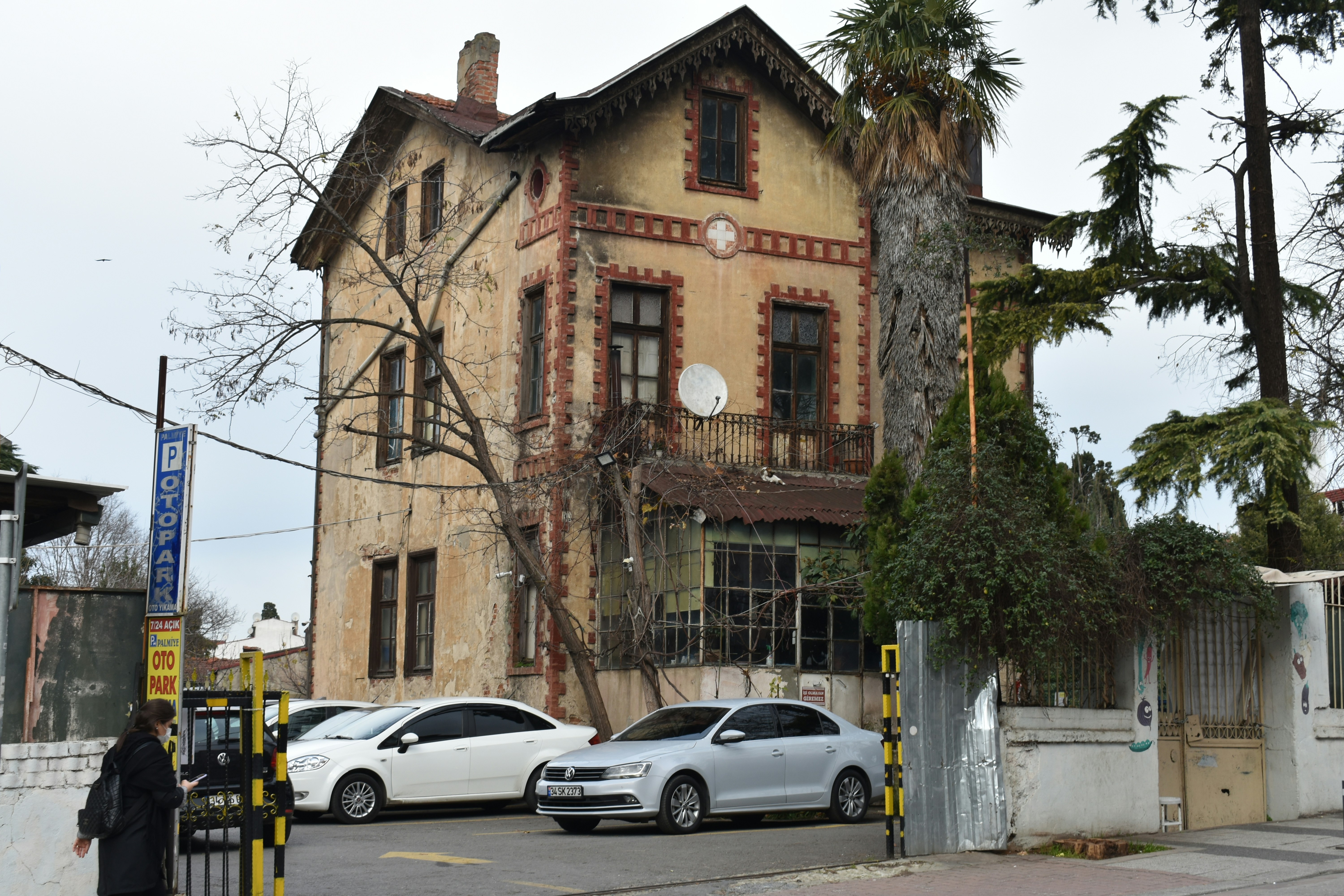 Historic Villa with Modern Street Scene