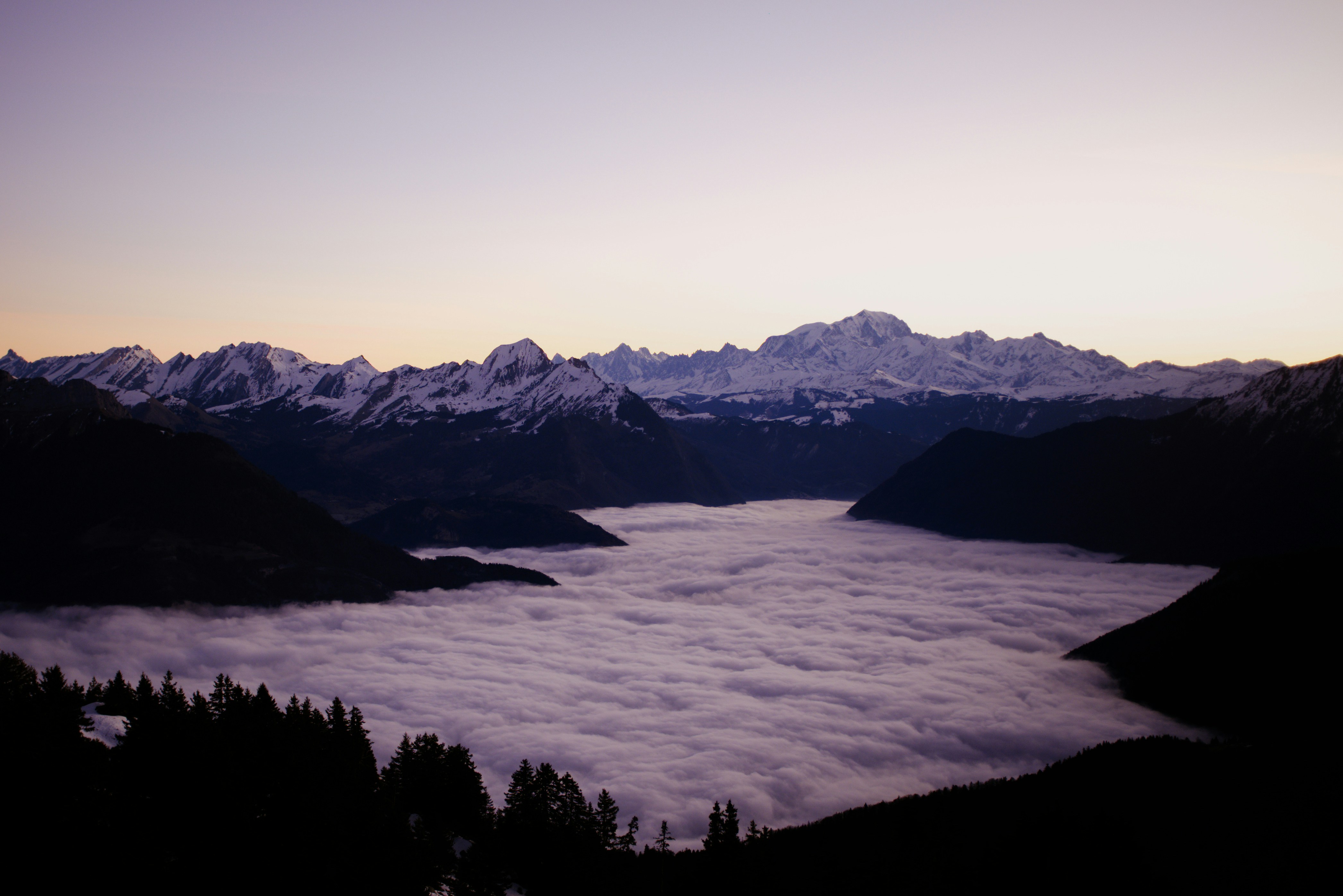 Echoes of Dawn Over a Sea of Clouds
