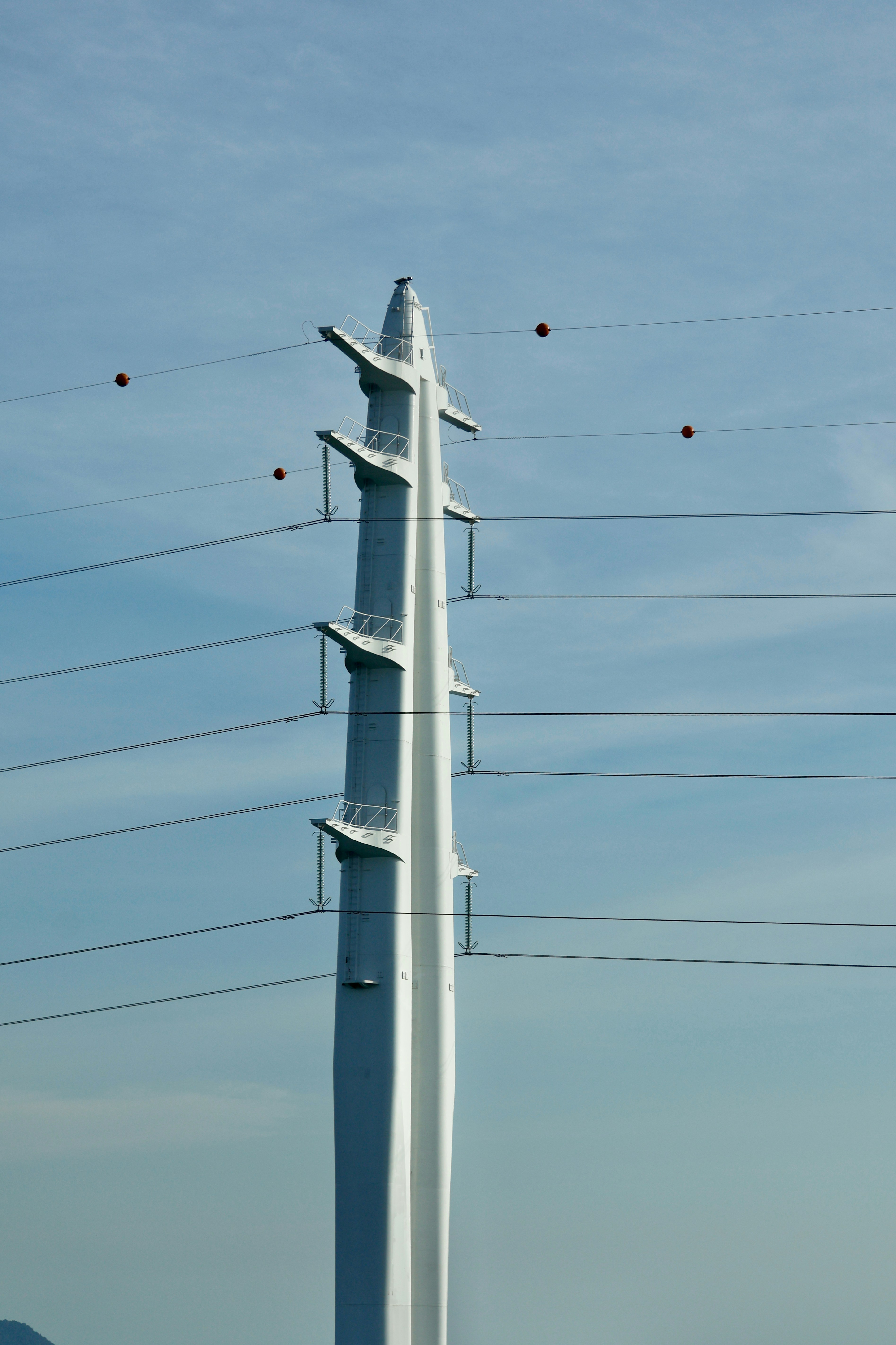 Cabled Mast Reaching Skyward: A Towering Structural Study