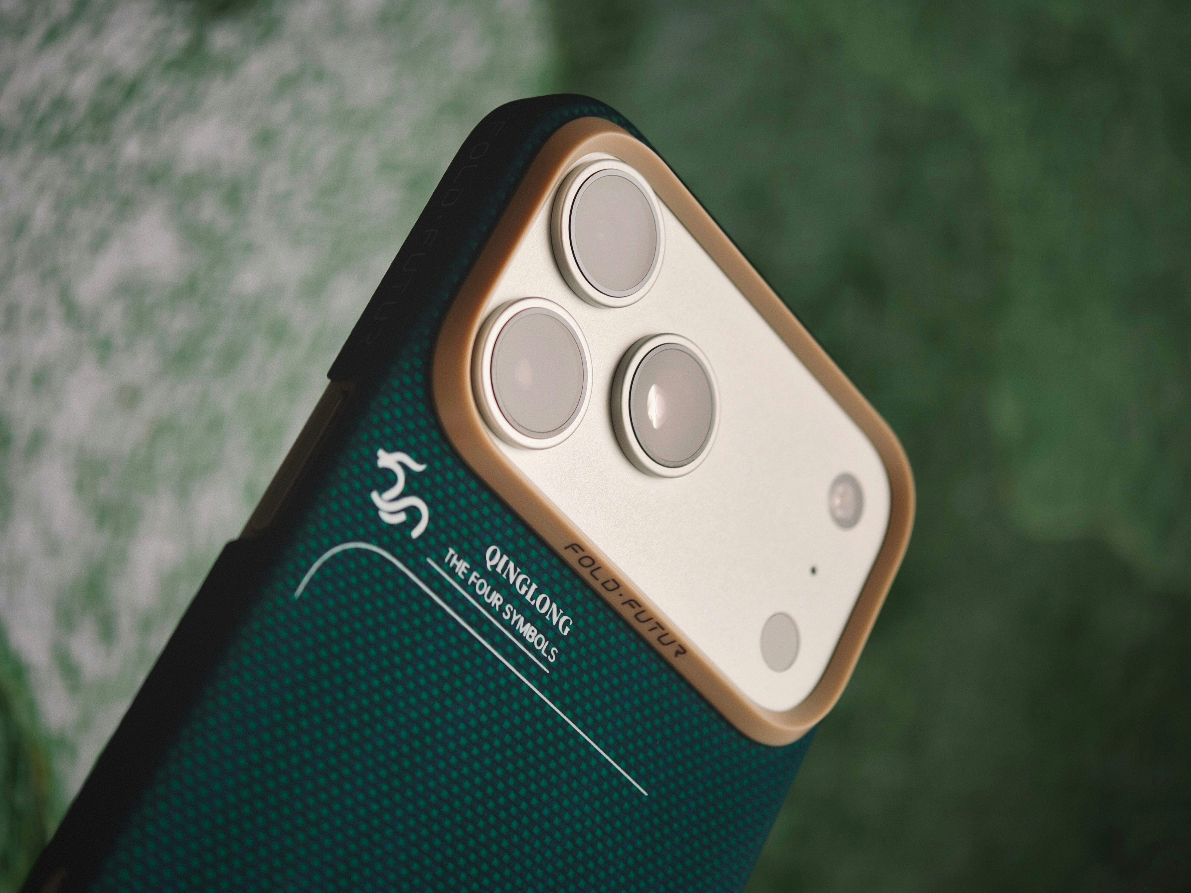 iPhone 17 Pro Max with Kevlar Case