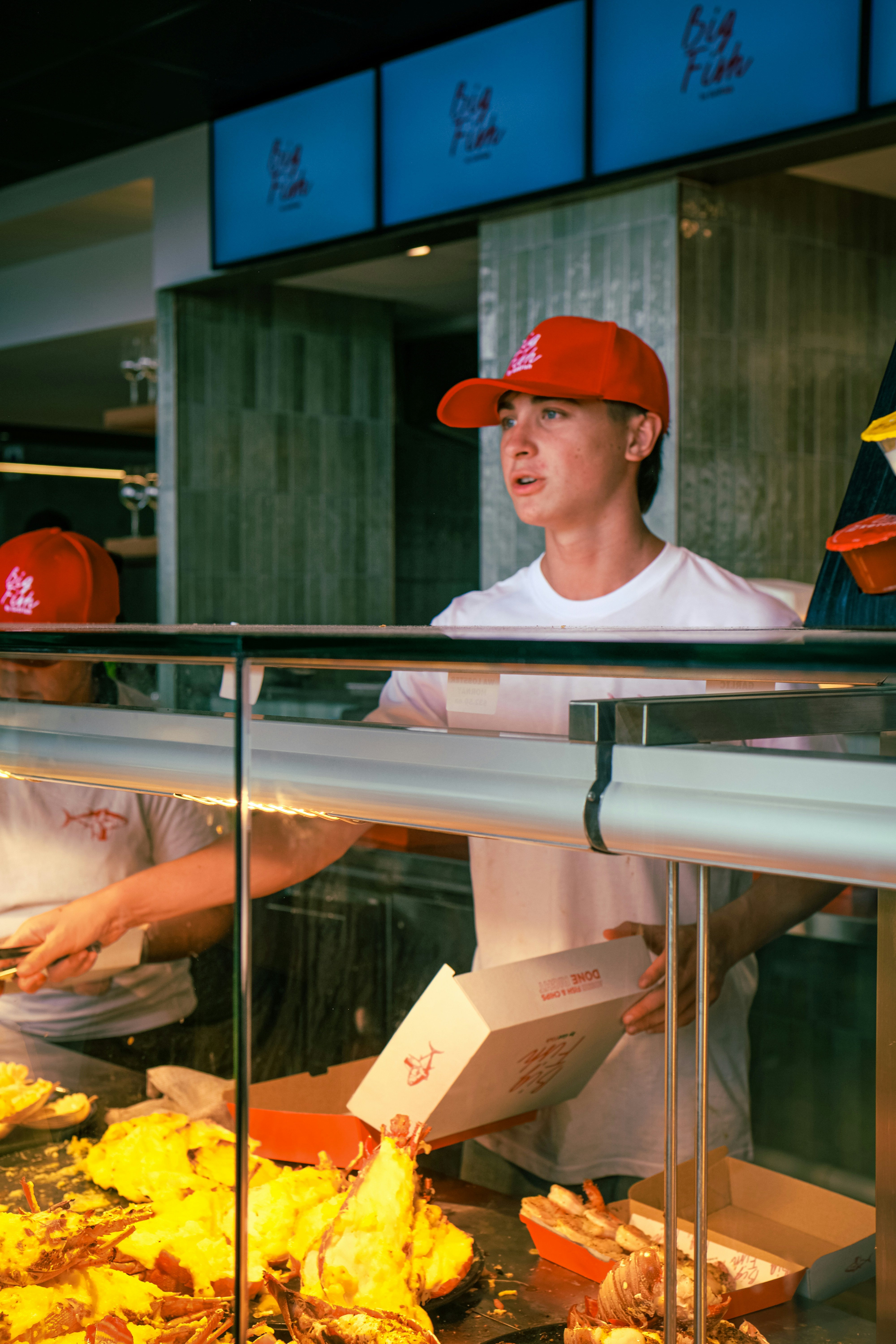 Red-Top Server: A Slice of Service at the Counter