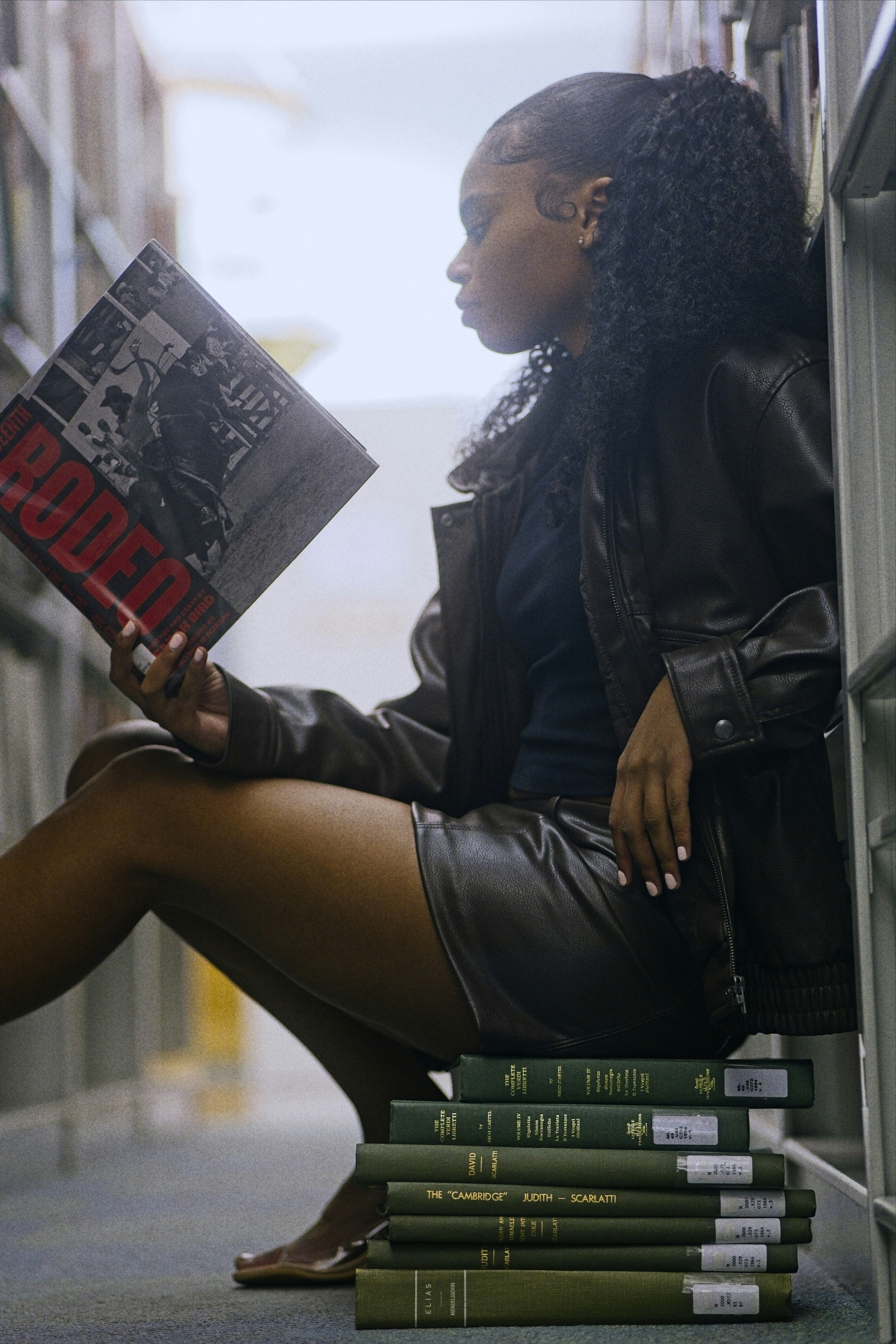 Shelf Notes: A Quiet Moment of Reading in the Aisle
