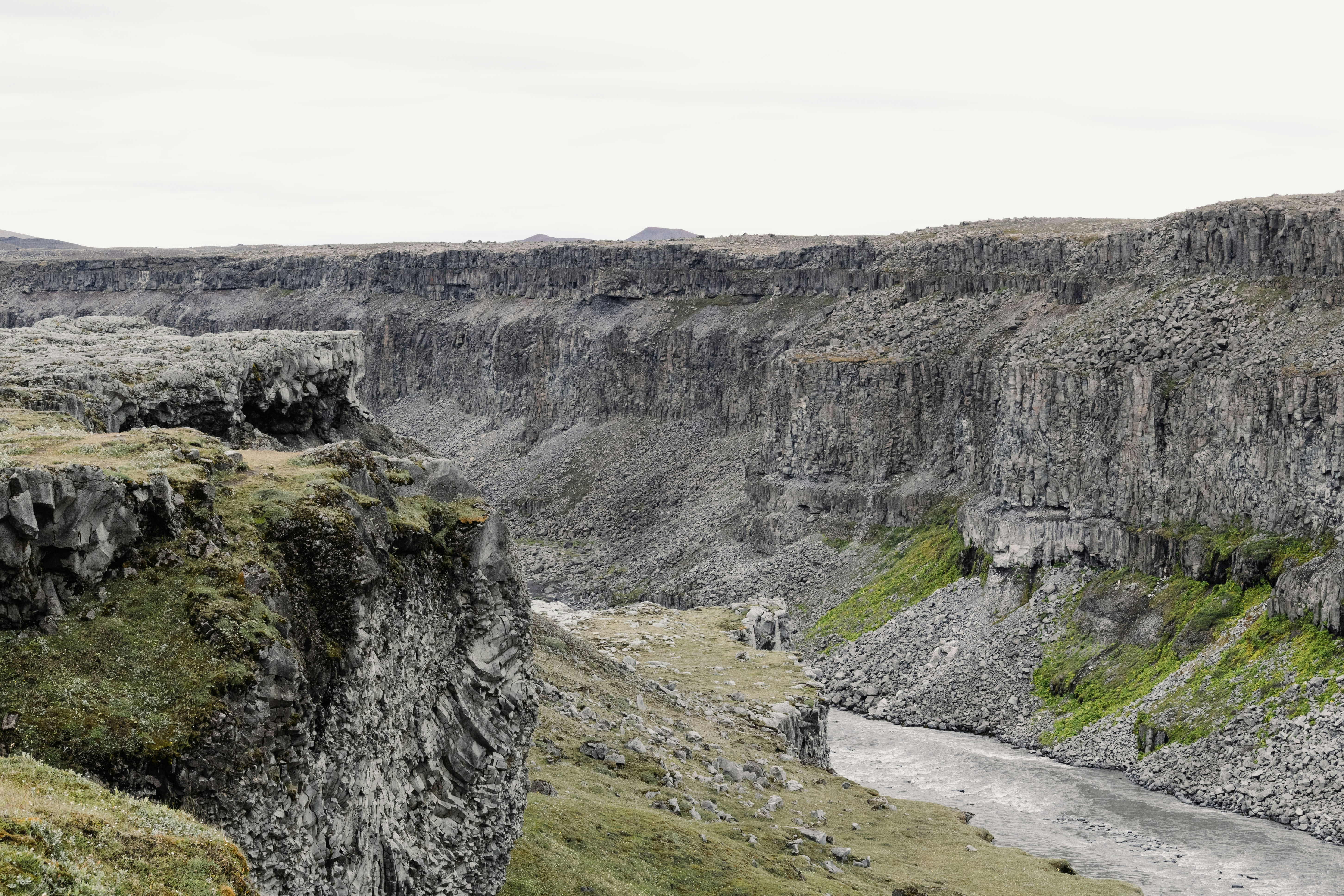 Chasmic Gorge: A Rugged Rift Carved by Time