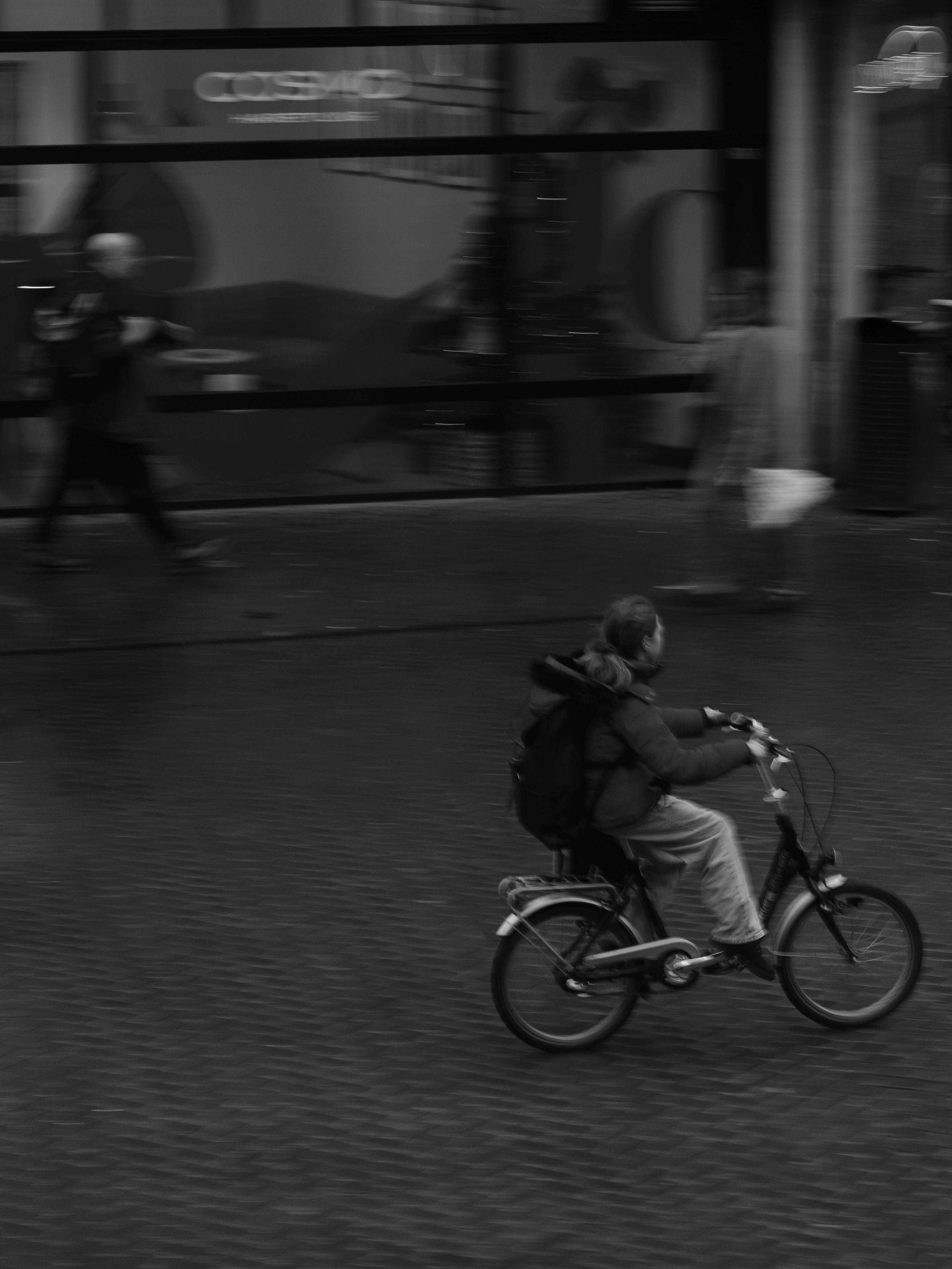 Rider in Motion: A Quiet Charge Through the City