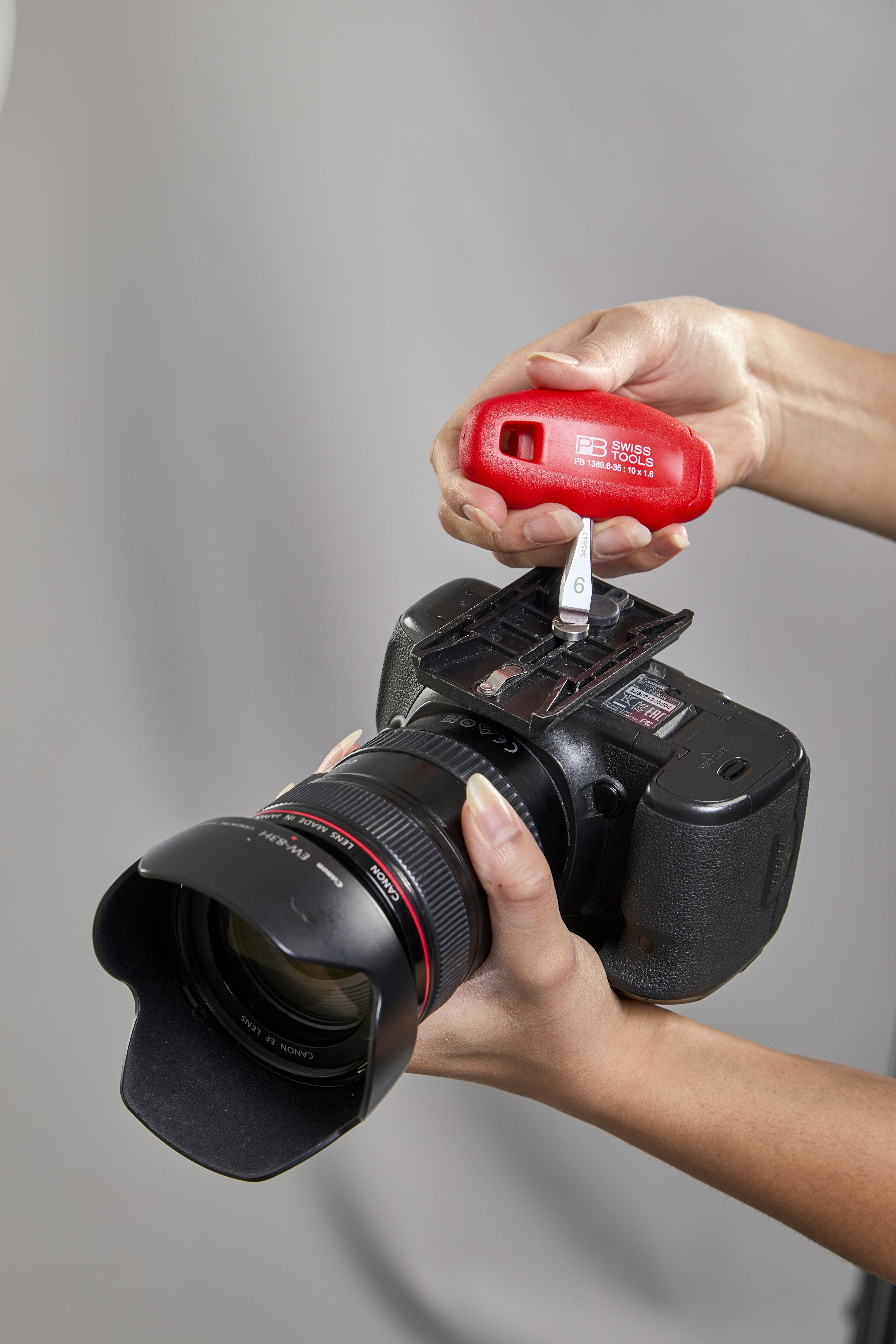 Grip and Gimbal: A Handful of Precision on a Pro DSLR