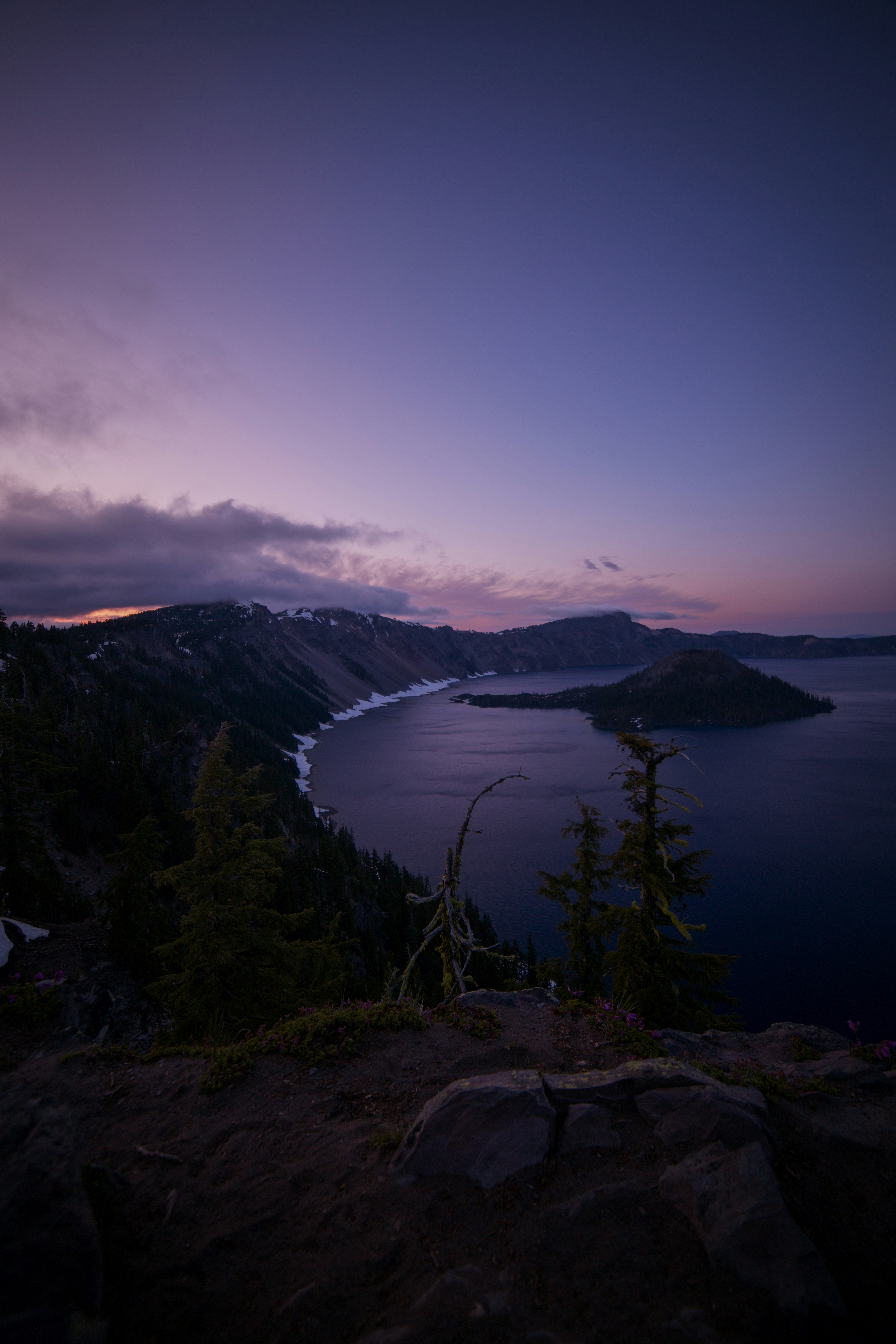 Twilight Crest Over Crater Lake: A Quiet Panorama