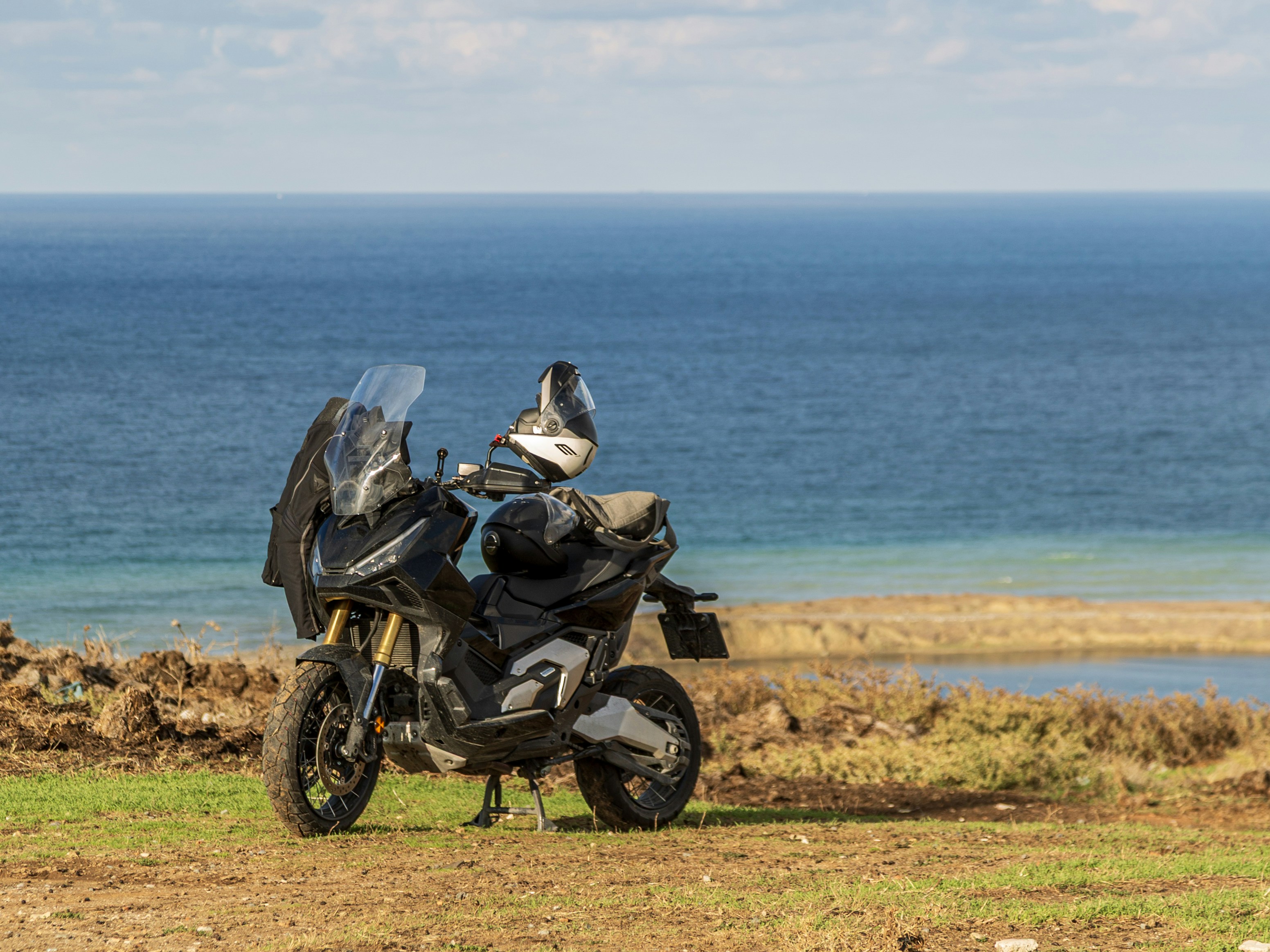 Ride by the Sea: A Solo Adventure on Coastal Roads