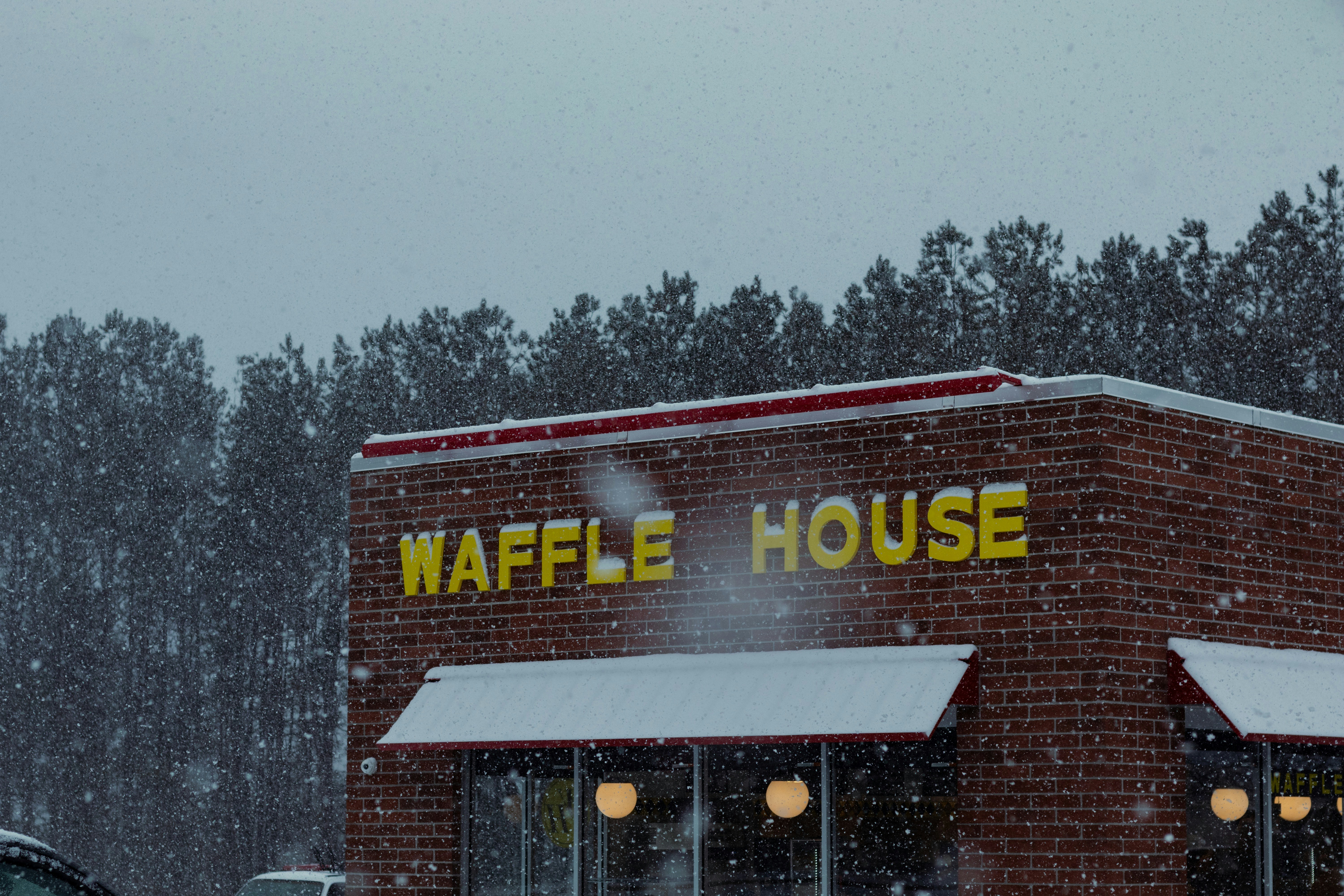 Waffle House in a Snowy Quiet