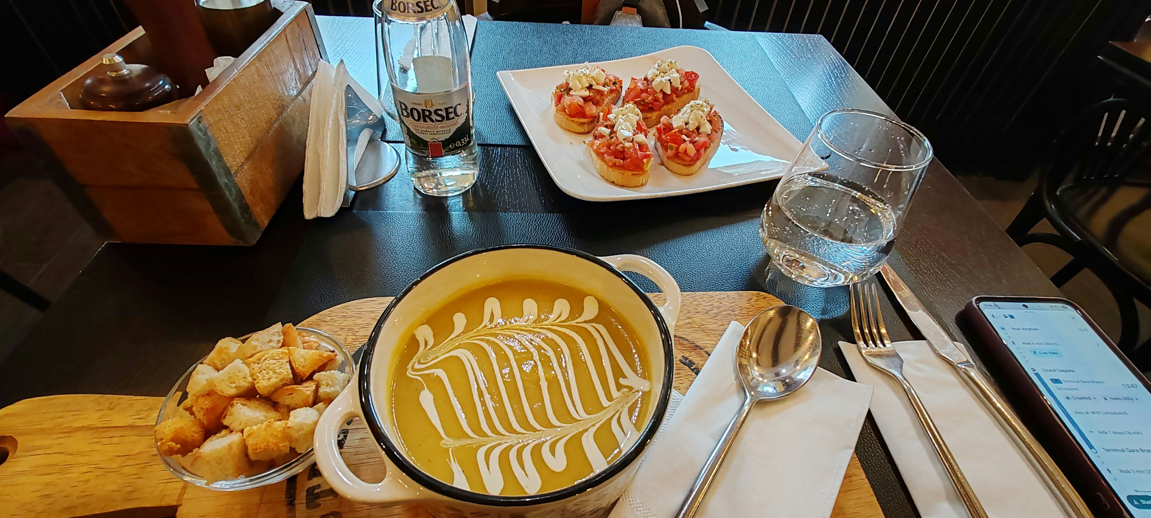Cafe Constellation: Latte Art Meets Sweet Bites