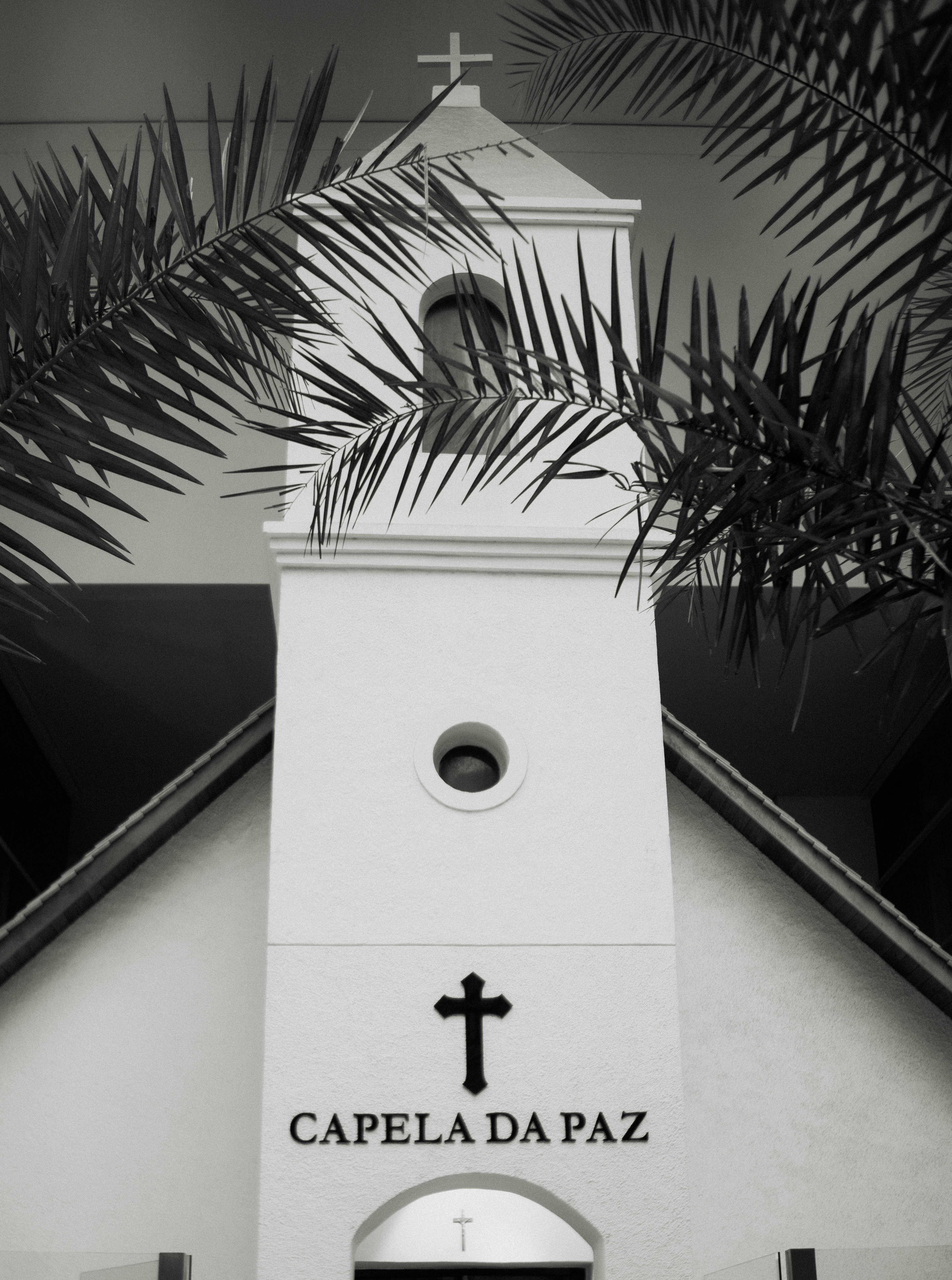 Capela da Paz: A Monochrome Corridor to Quiet Resolve