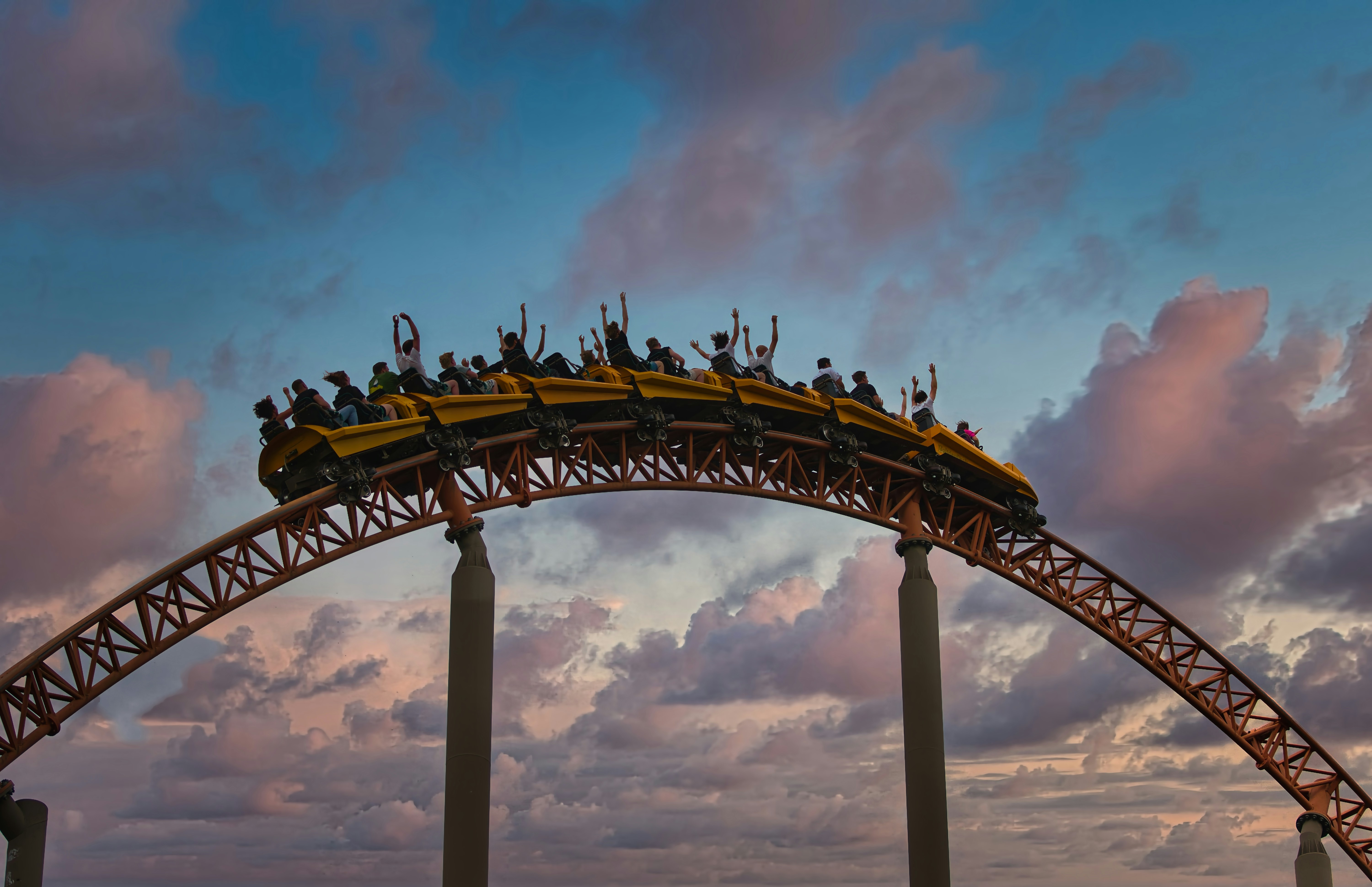 Riders Crest the Curve: A Rolling Summit on the Loop
