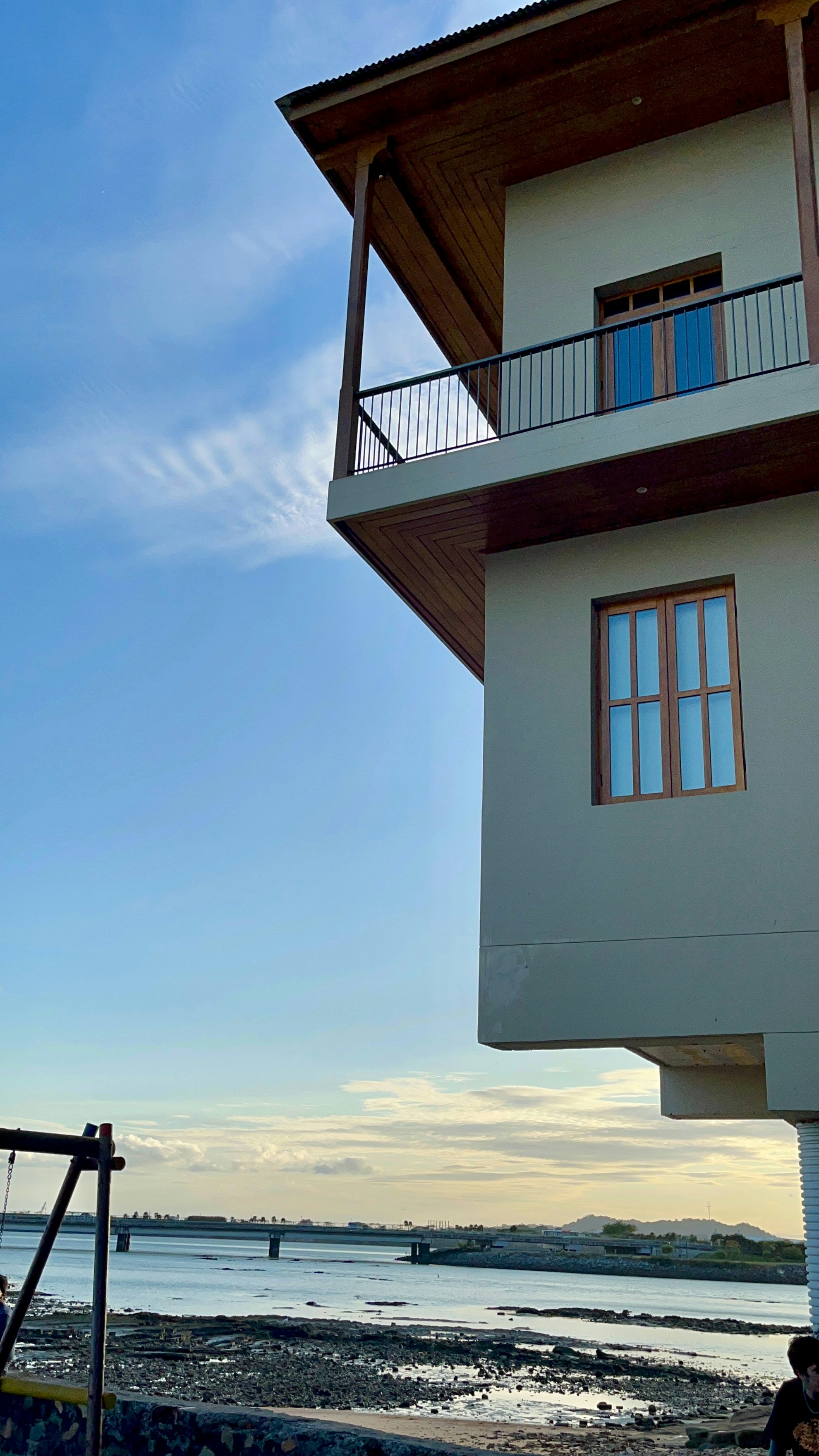 Balcony Overlook: Edge of Water and Sky