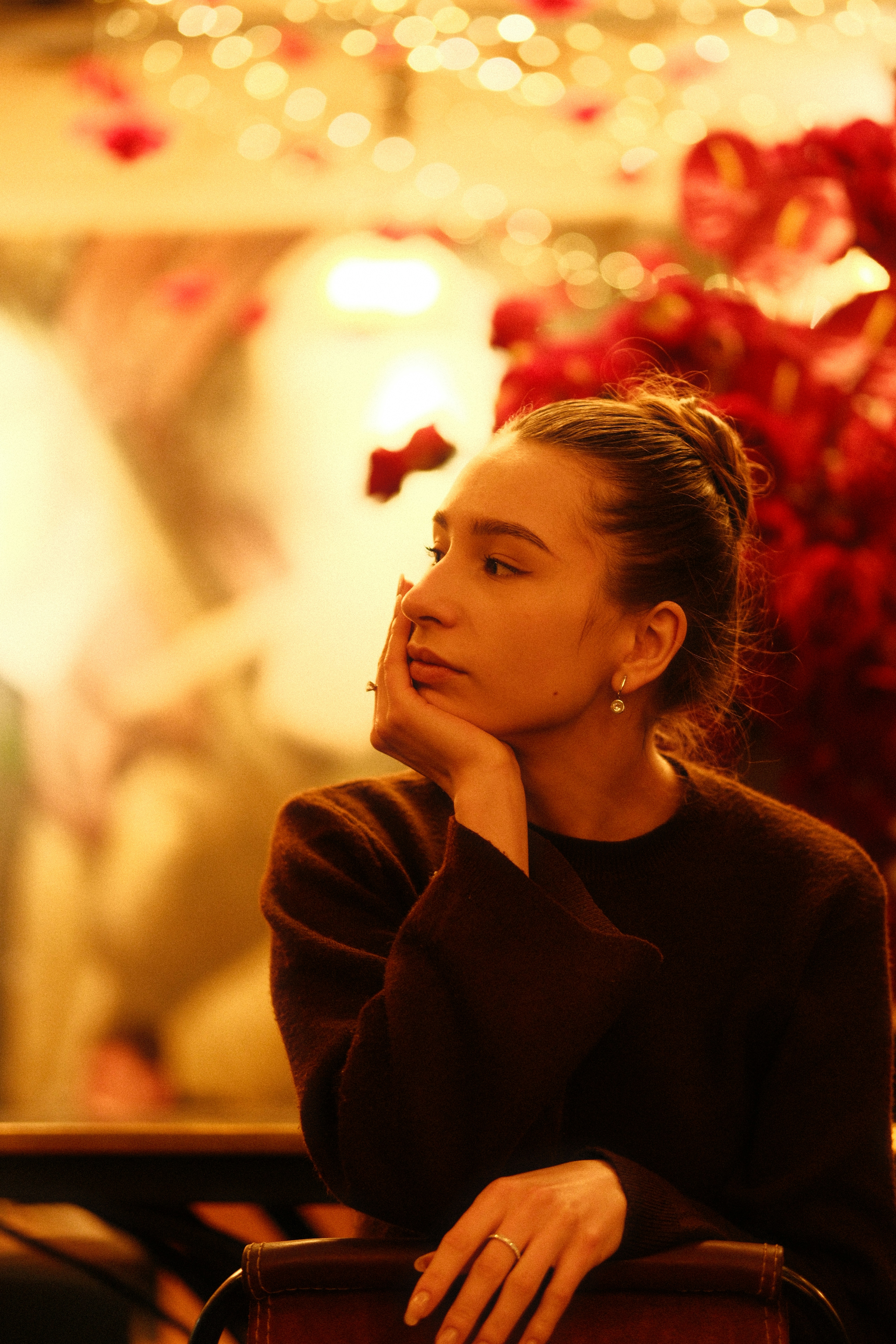 Warm Glance under Golden Lights