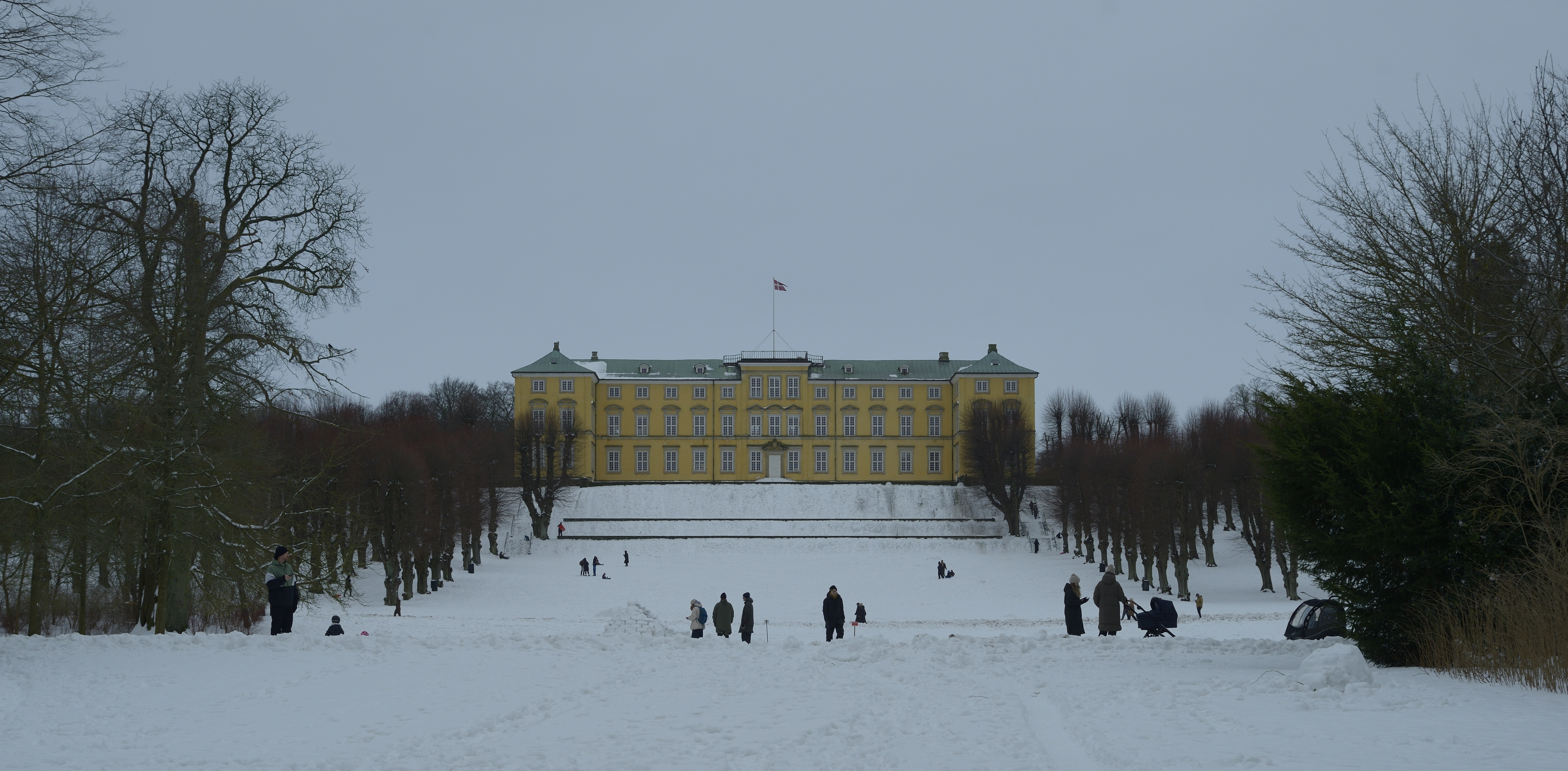 Winter Parade Toward the Yellow Palace