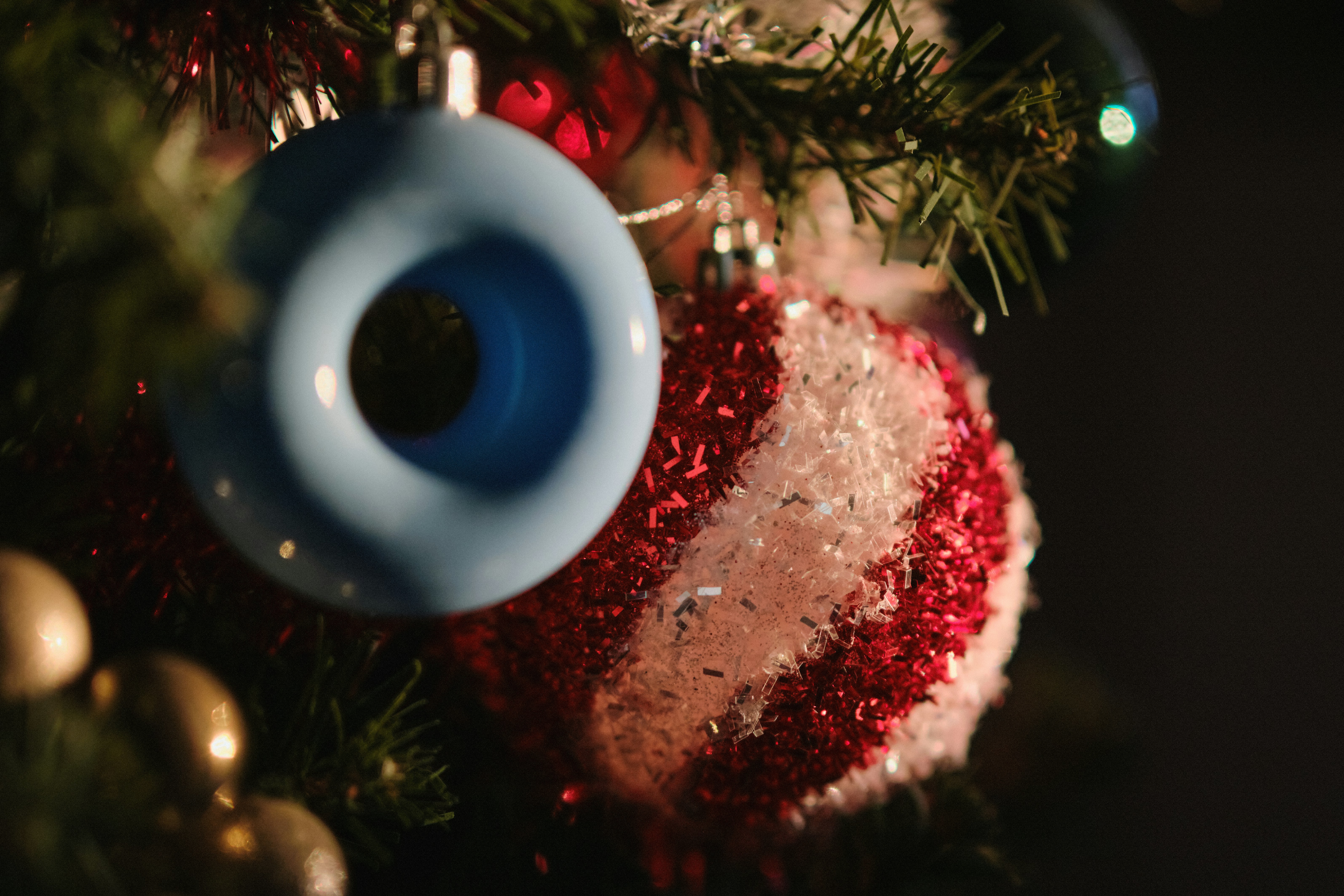 Ornament Halo: A Close-Up on Christmas Glass and Glitter