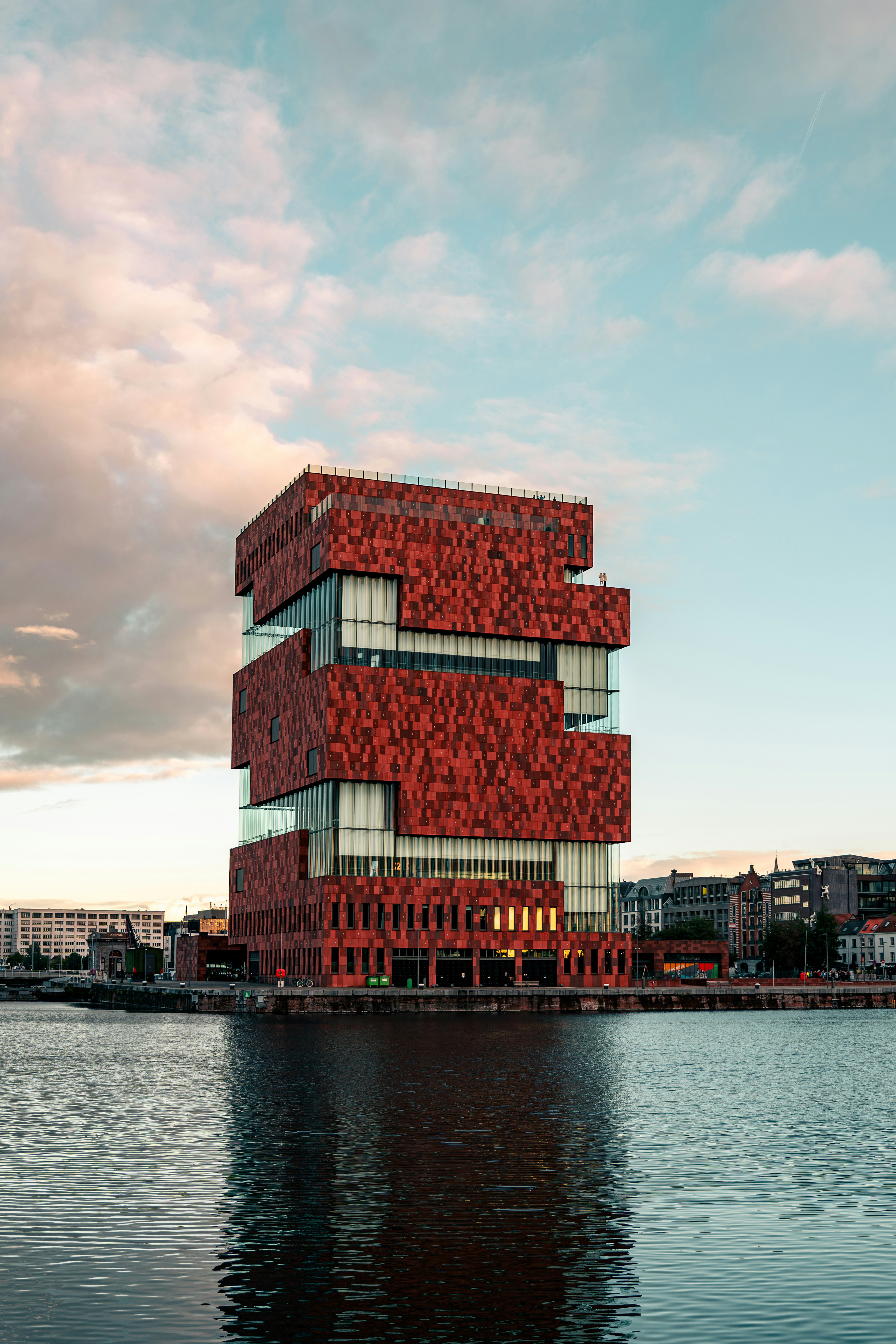 Red-stacked Oculus of Oslo: a sculptural office perched on the water