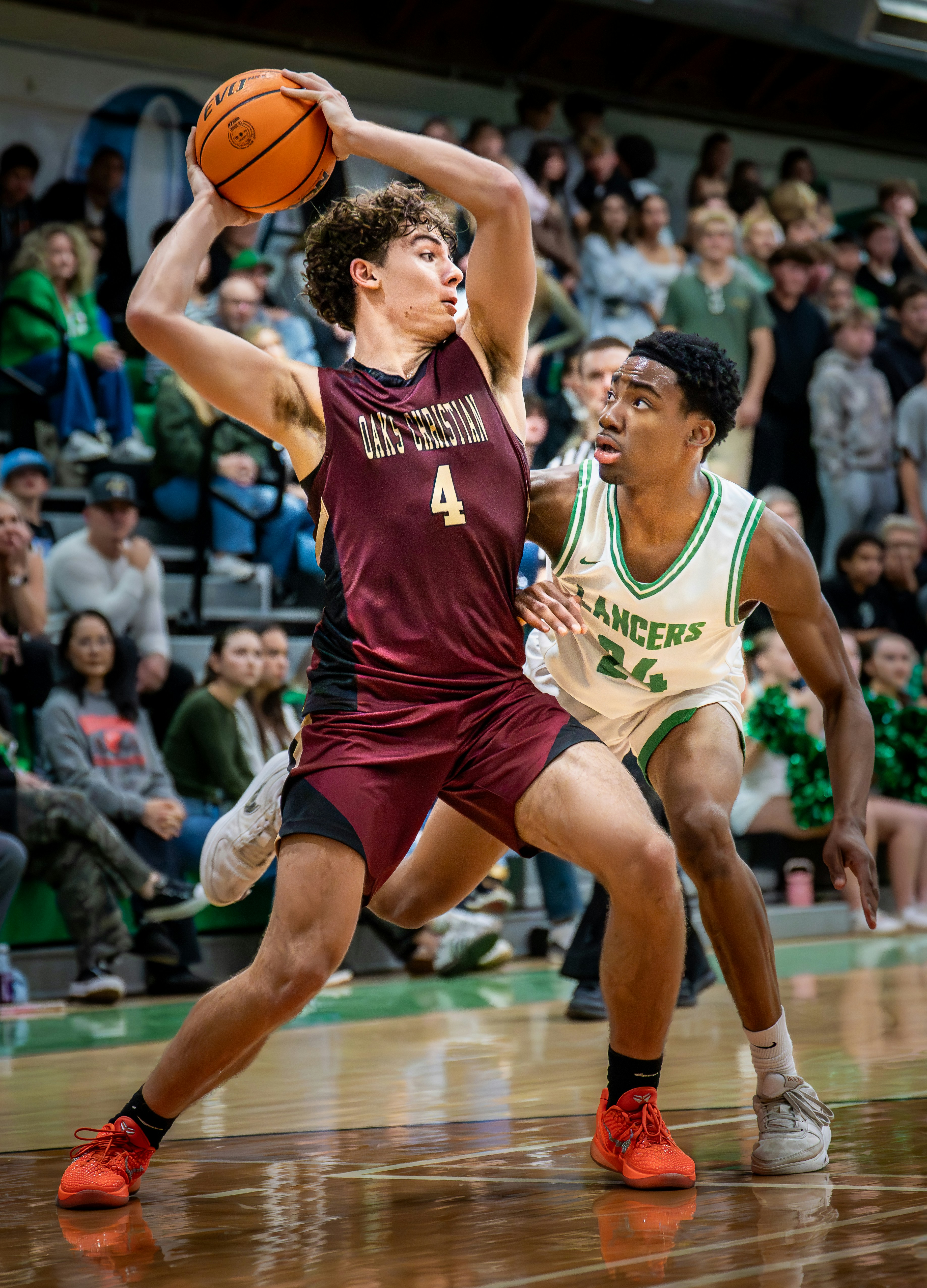 Collision Under the Rim: Guard and Forward Lock-On in a Fast-Break Bind