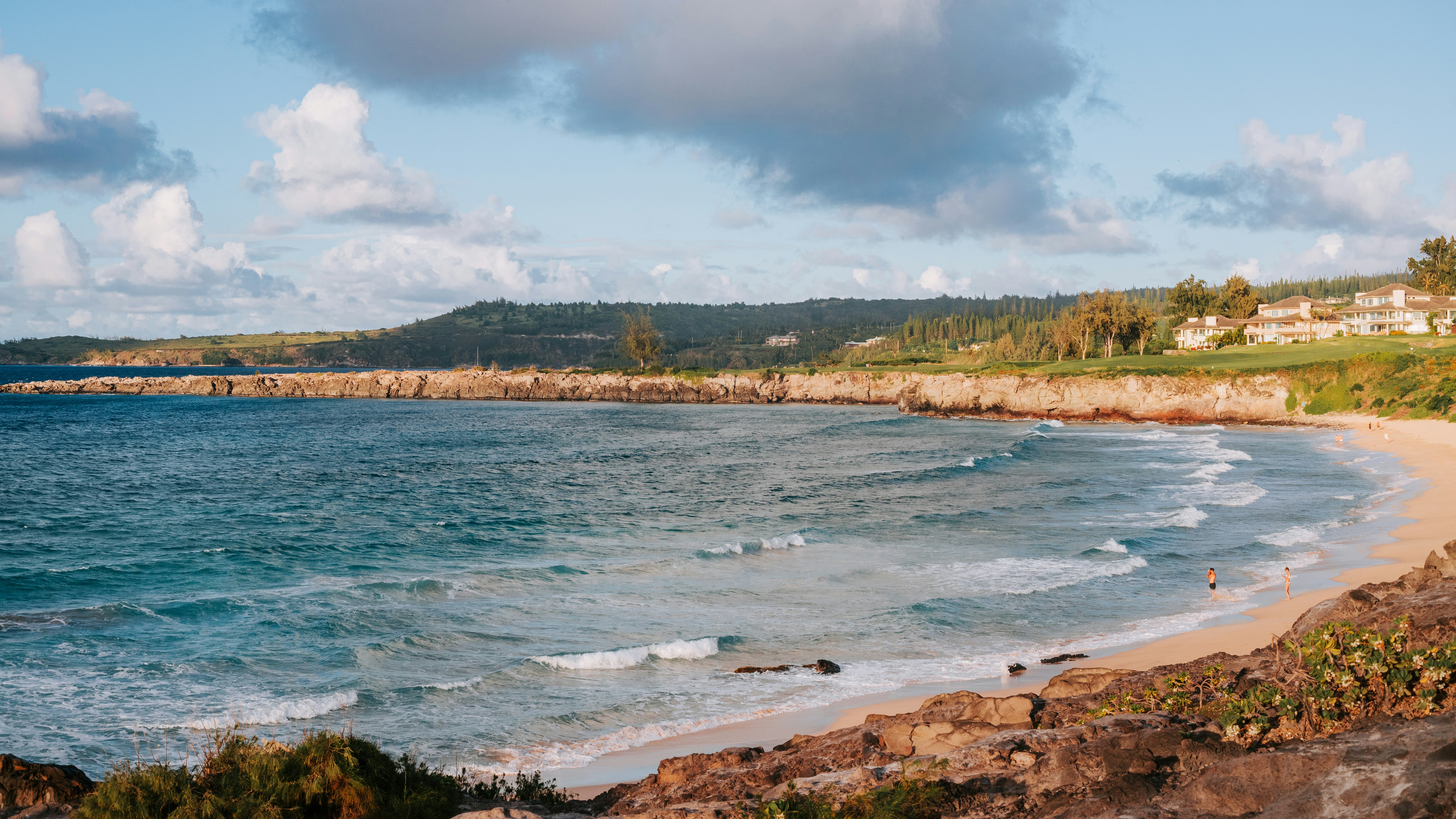 Sunlit Cove: A Quiet Horizon Meeting the Shoreline